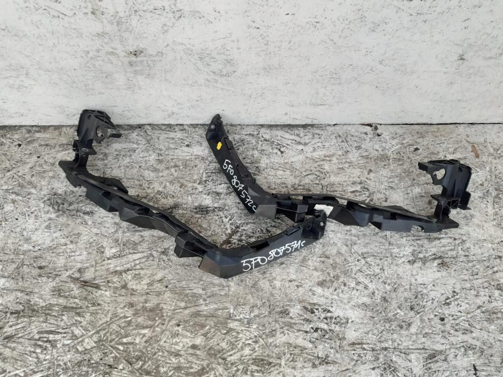 Lampa przednia Seat Oe Leon 3 5F0807572C 5F0807571C Mocowanie Lampy ...