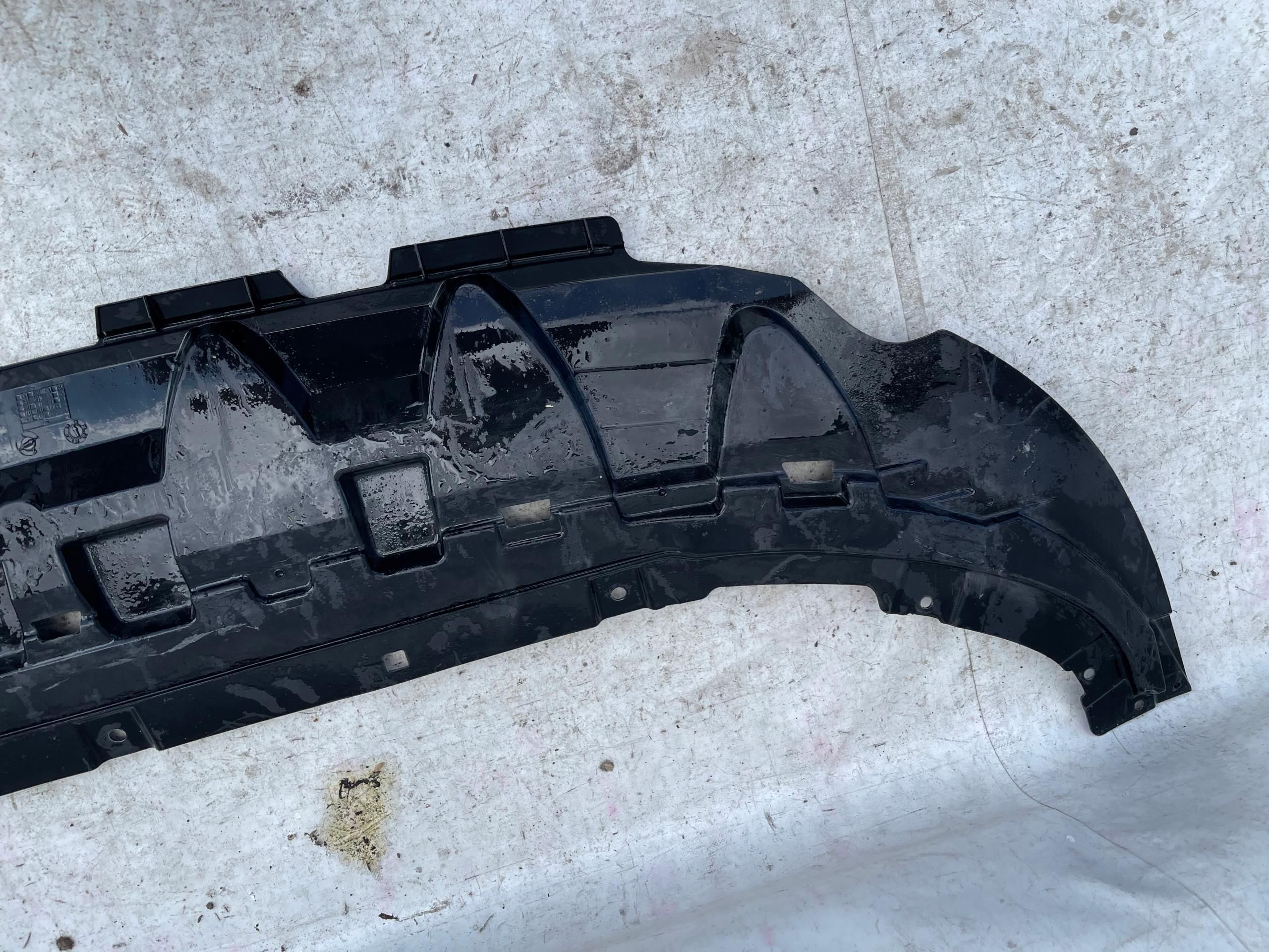 Audi Oe Osłona Płyta Pod Zderzak Q7 2016 4M0807611 - Opinie i ceny na ...