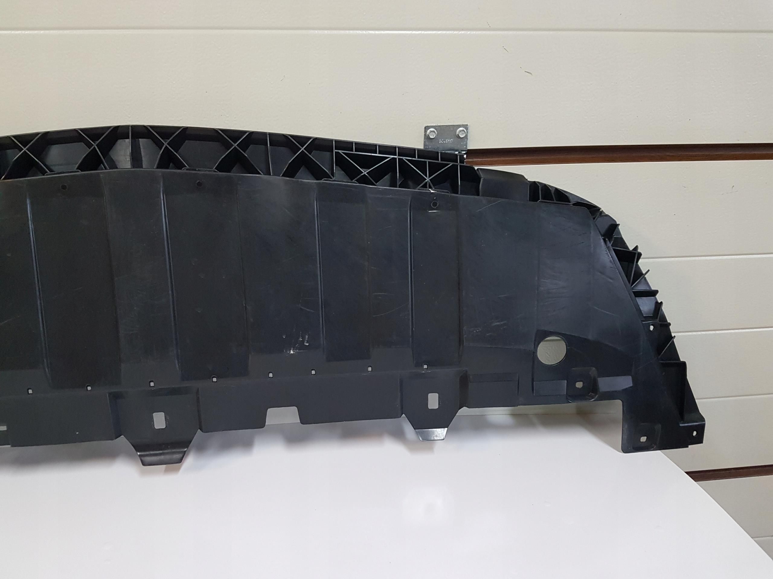 MercedesBenz Oe Mercedes Płyta Osłona Pod Zderzak A1568853600 Gla ...