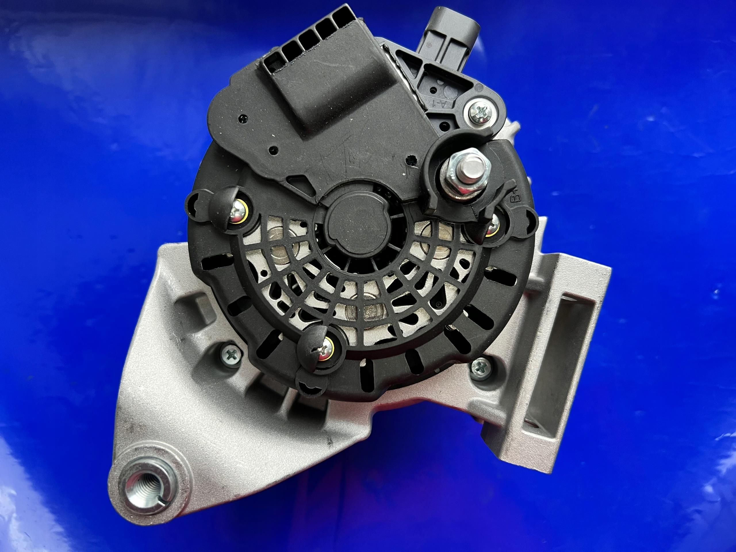 Bosch Alternator Opel Insignia B Zafira C 2 0 Cdti 140A F000 Bl0 8D2 ...