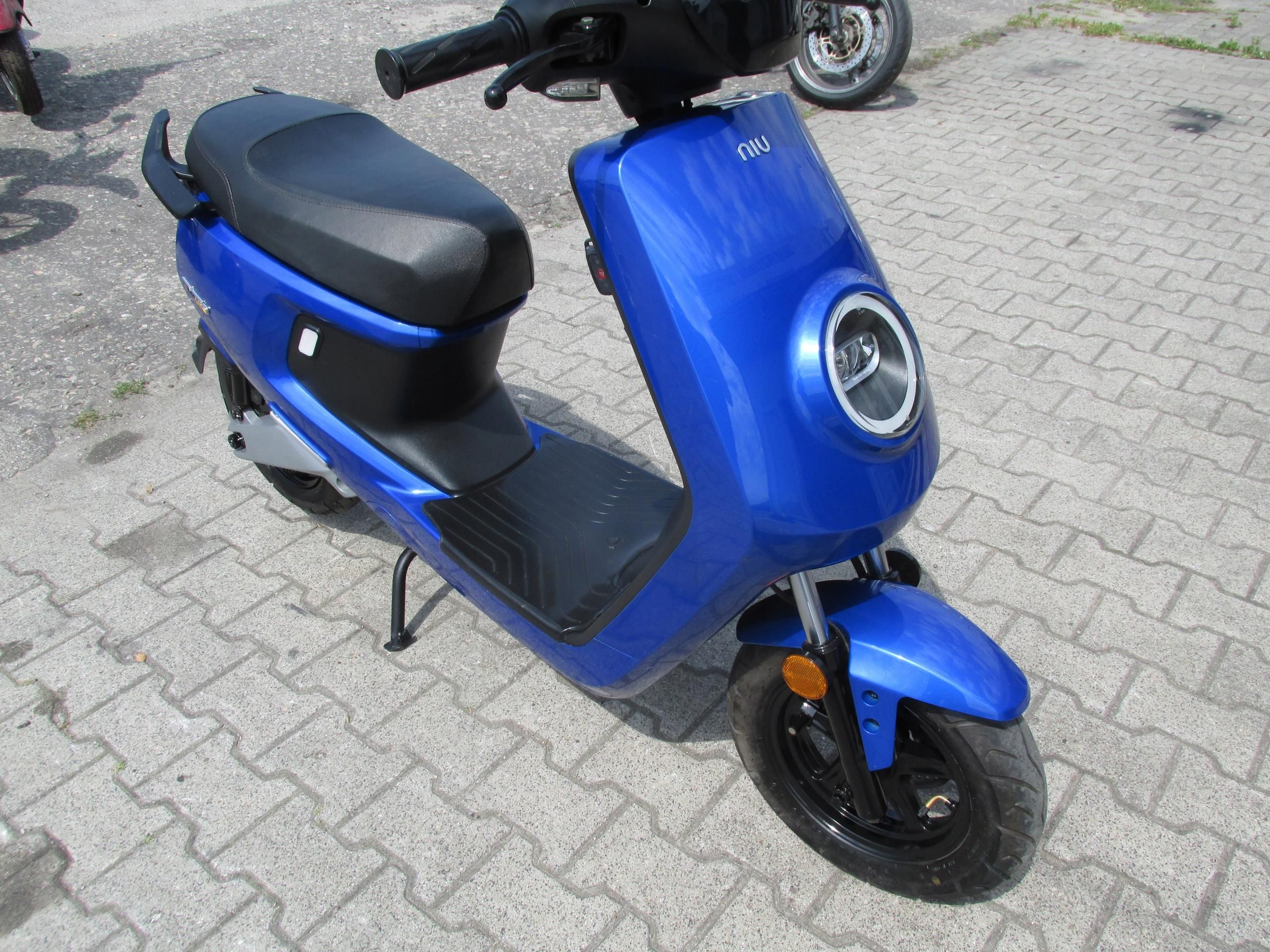 Skuter elektryczny NIU M+Lite TRANSPORT MYSŁOWICE - Opinie i ceny na ...