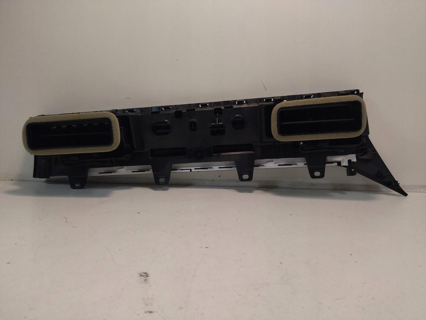 Volkswagen Oe Kratka Nawiewu Środek Vw Touareg Iii 760 761858416 ...