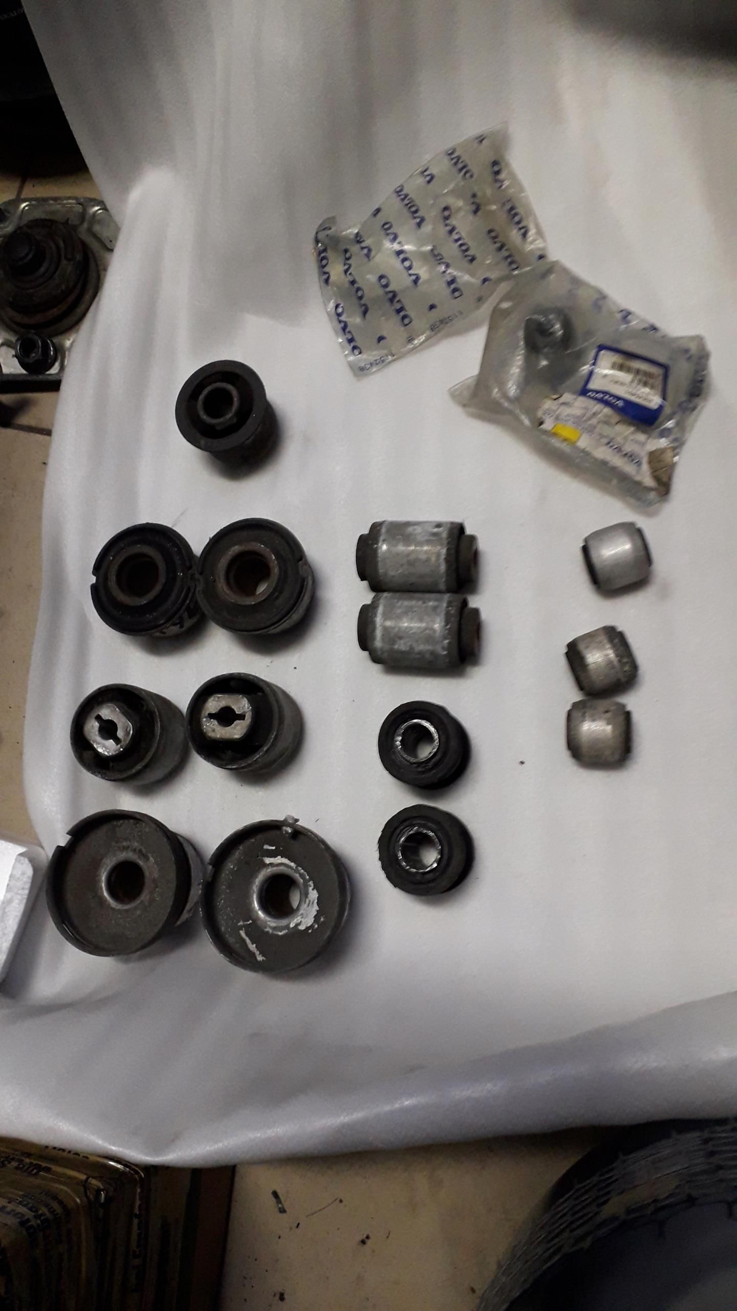 Volvo Oe Tuleje Sanek Tył Zawieszenia Volvo Xc70 S60 V70 30645401 ...