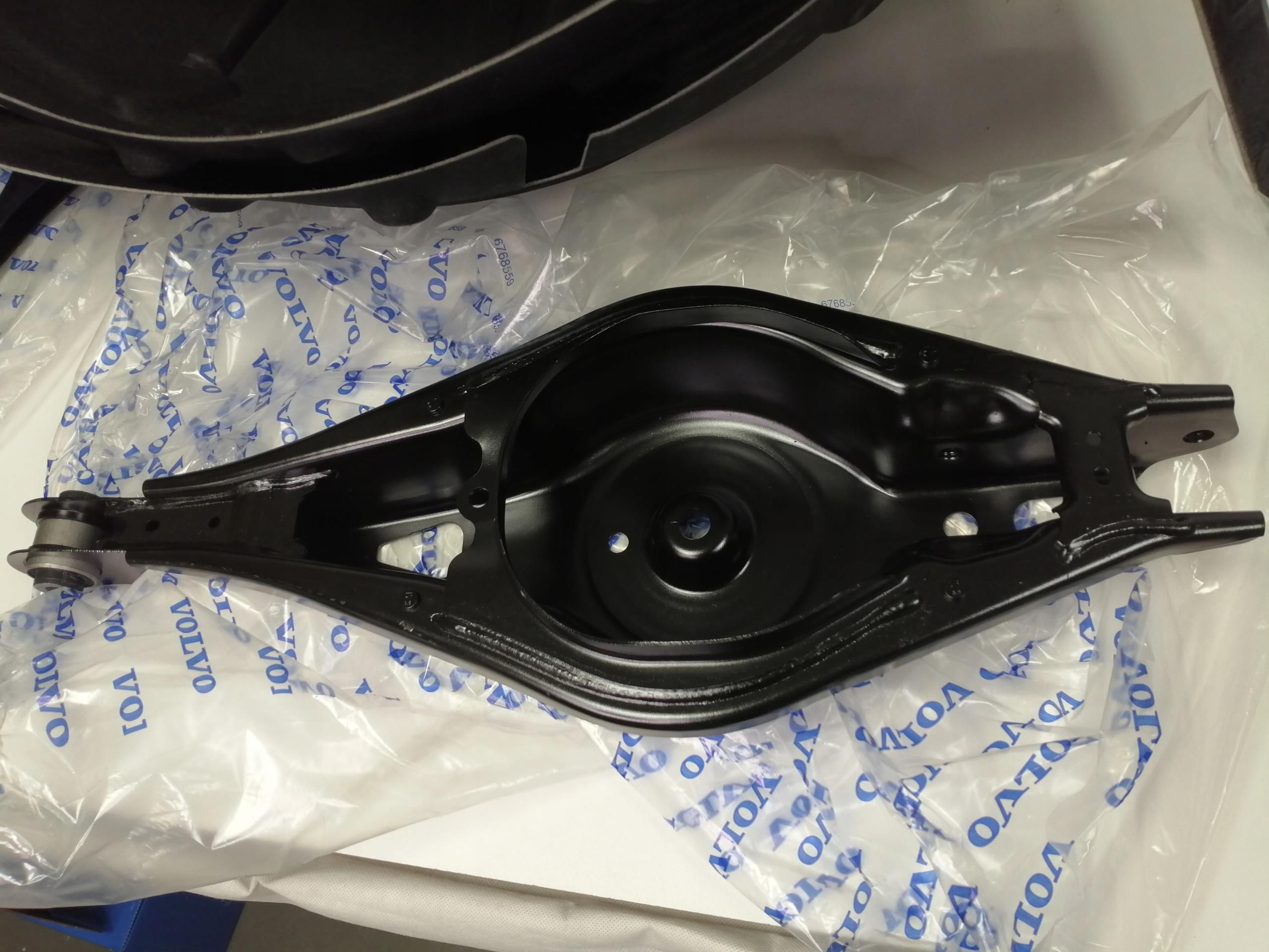 Wahacz Volvo Oe Wahacz Tylny Prawy Volvo Xc40 32221200 - Opinie i ceny ...