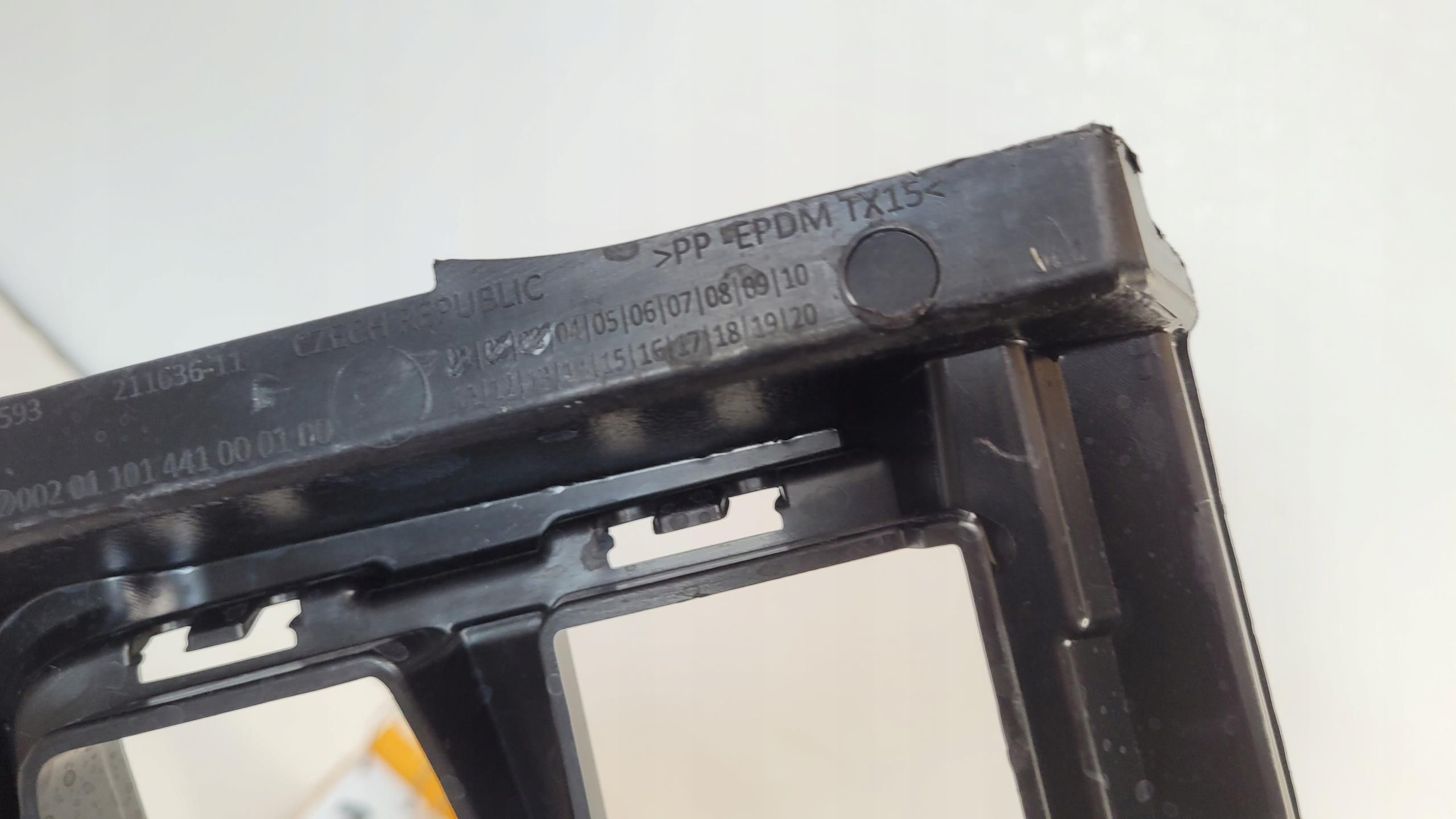 Bmw Oe Kratka Zderzaka Środkowa Przód 51119883593 - Opinie i ceny na ...