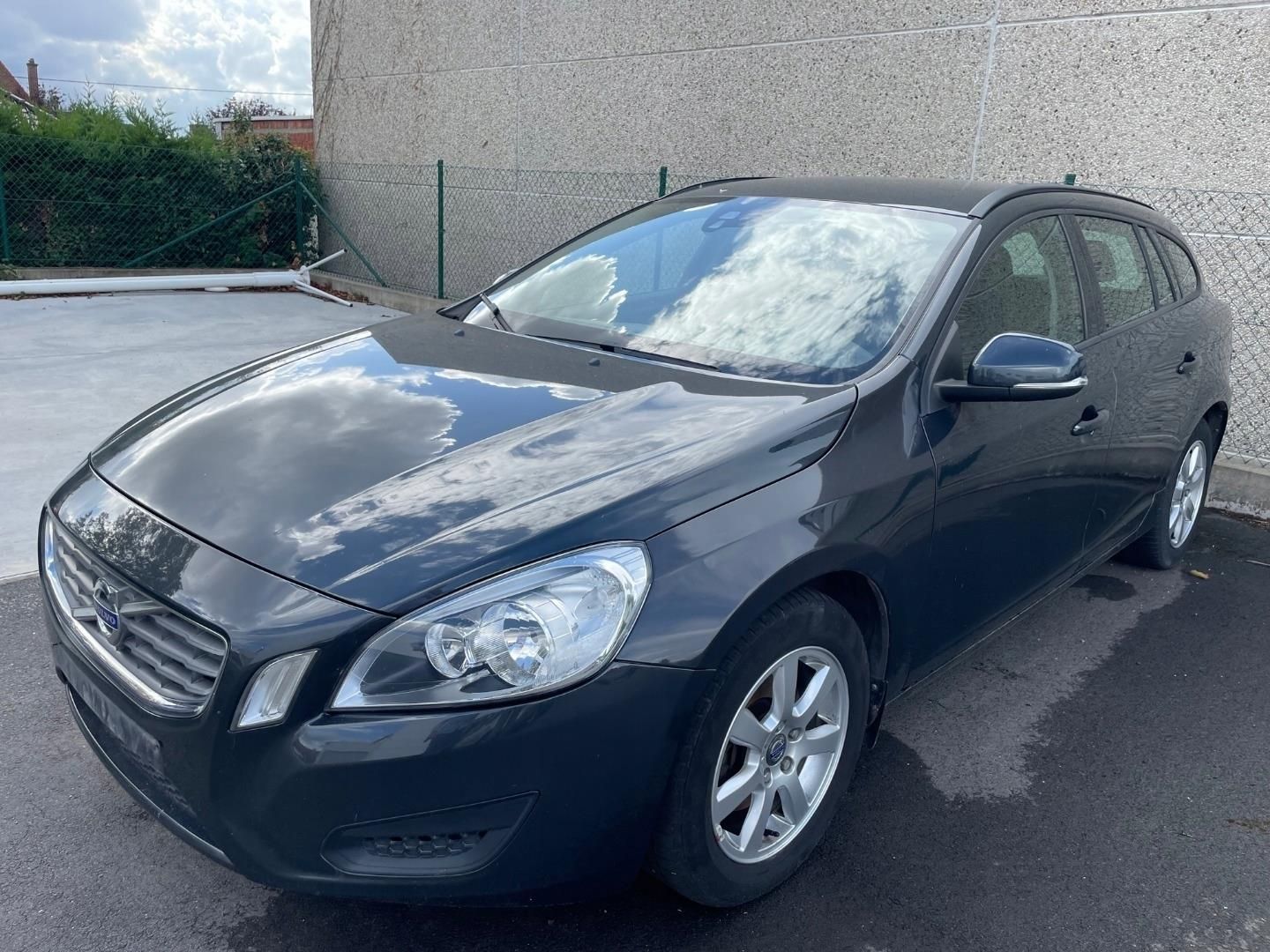 Volvo V60 1.6 Diesel 115KM - Opinie i ceny na Ceneo.pl