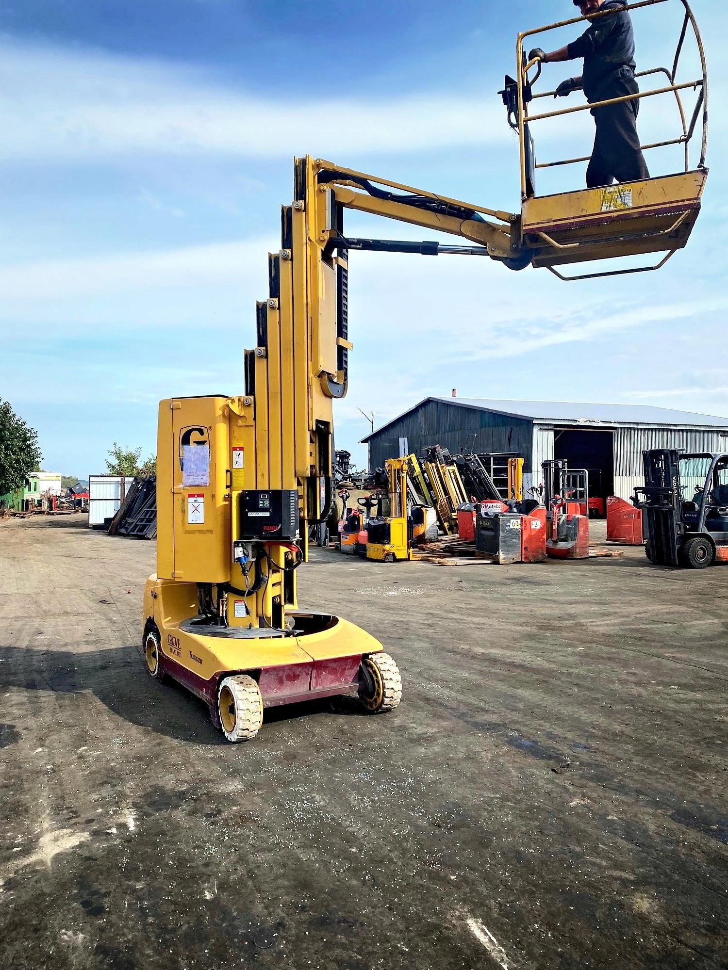 Podnośnik słupowy zwyżka TOUCAN T1200 wysięg 12m - Opinie i ceny na ...