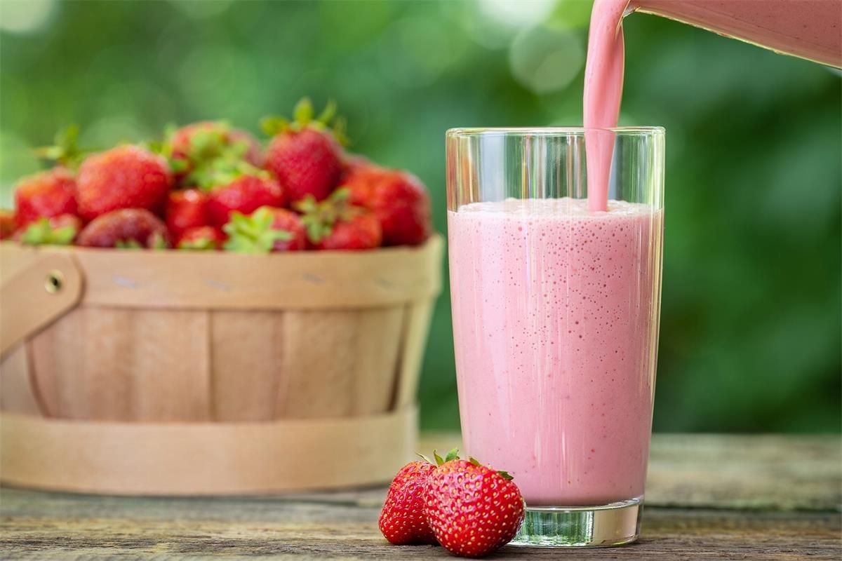 Mokate Milkshake O Smaku Truskawkowym 500G - Ceny i opinie - Ceneo.pl