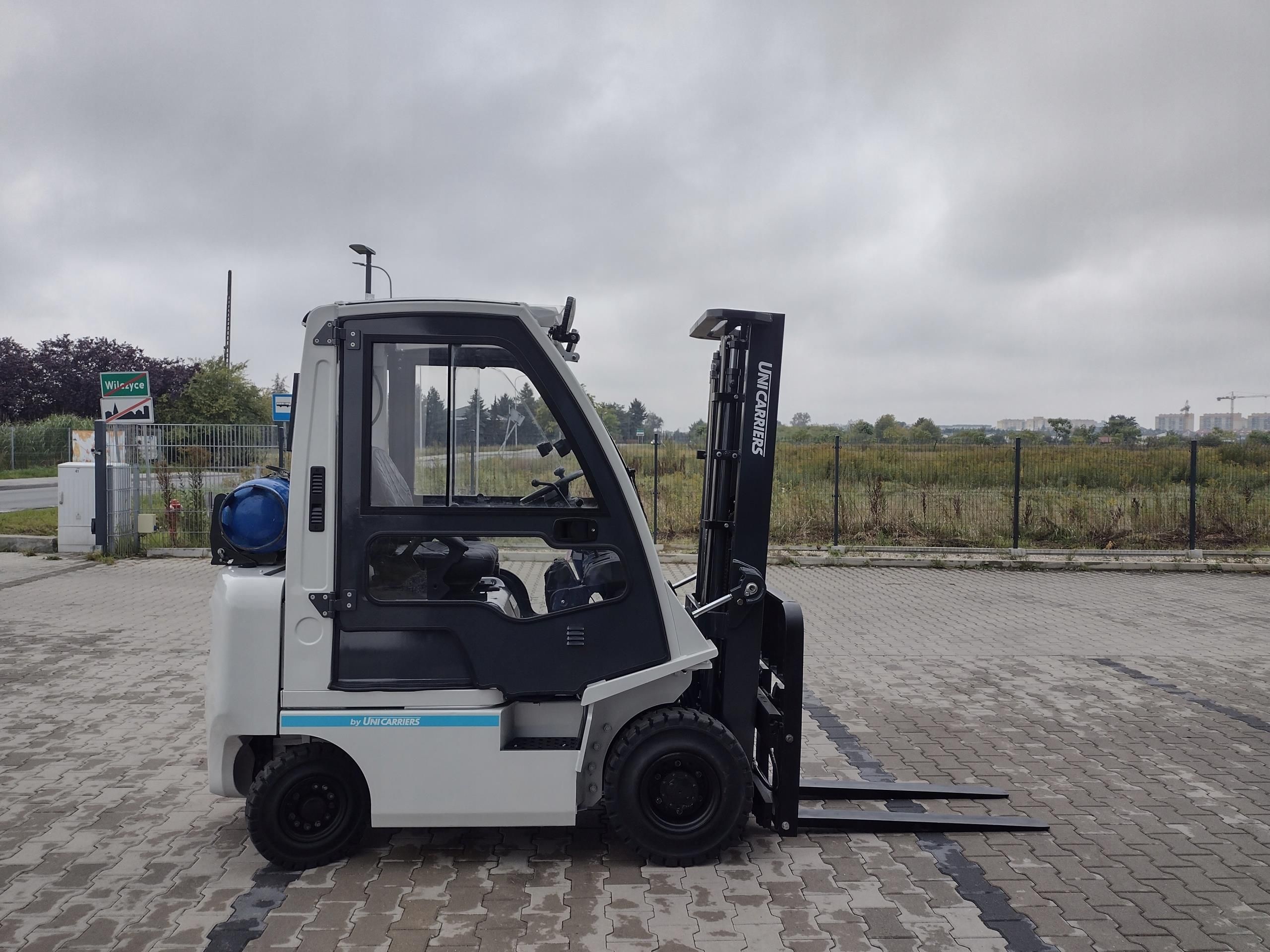 Czołowy wózek spalinowy LPG UniCarriers P1D1A18LQ - Opinie i ceny na Ceneo.pl