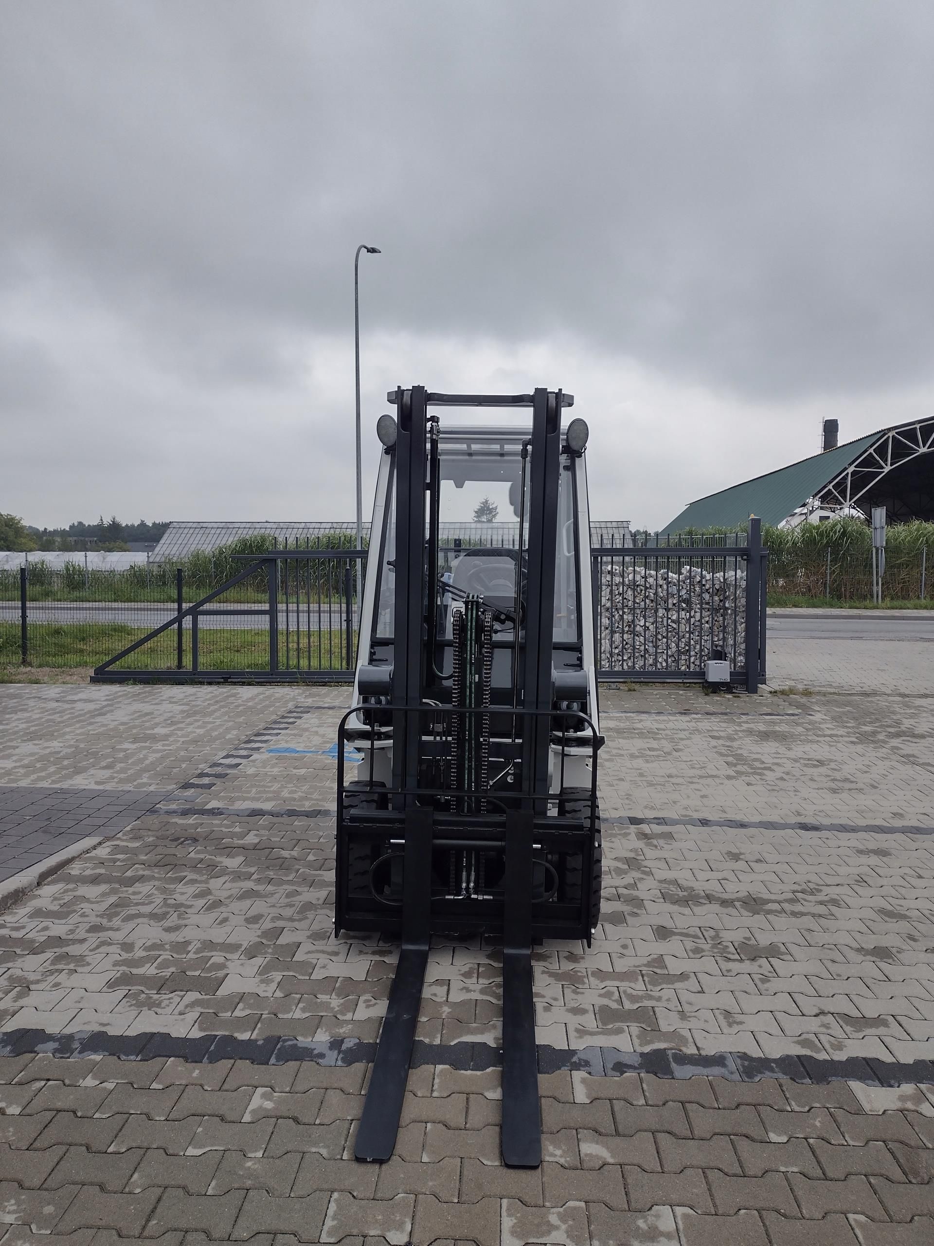 Czołowy wózek spalinowy LPG UniCarriers P1D1A18LQ - Opinie i ceny na Ceneo.pl