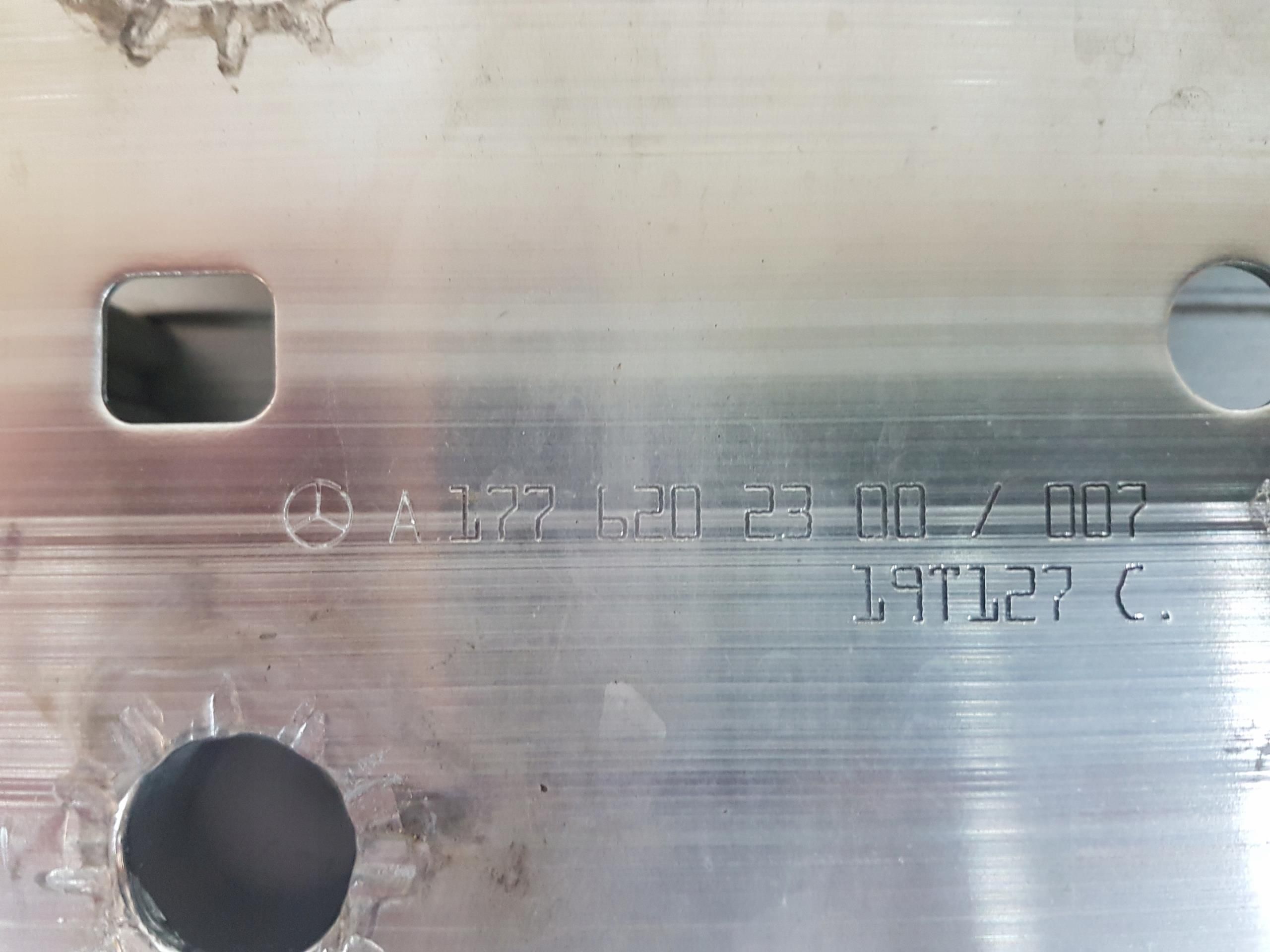 Zderzak do kupienia Mercedes-Benz Oe Mercedes Benz Mercedesa Strefa ...