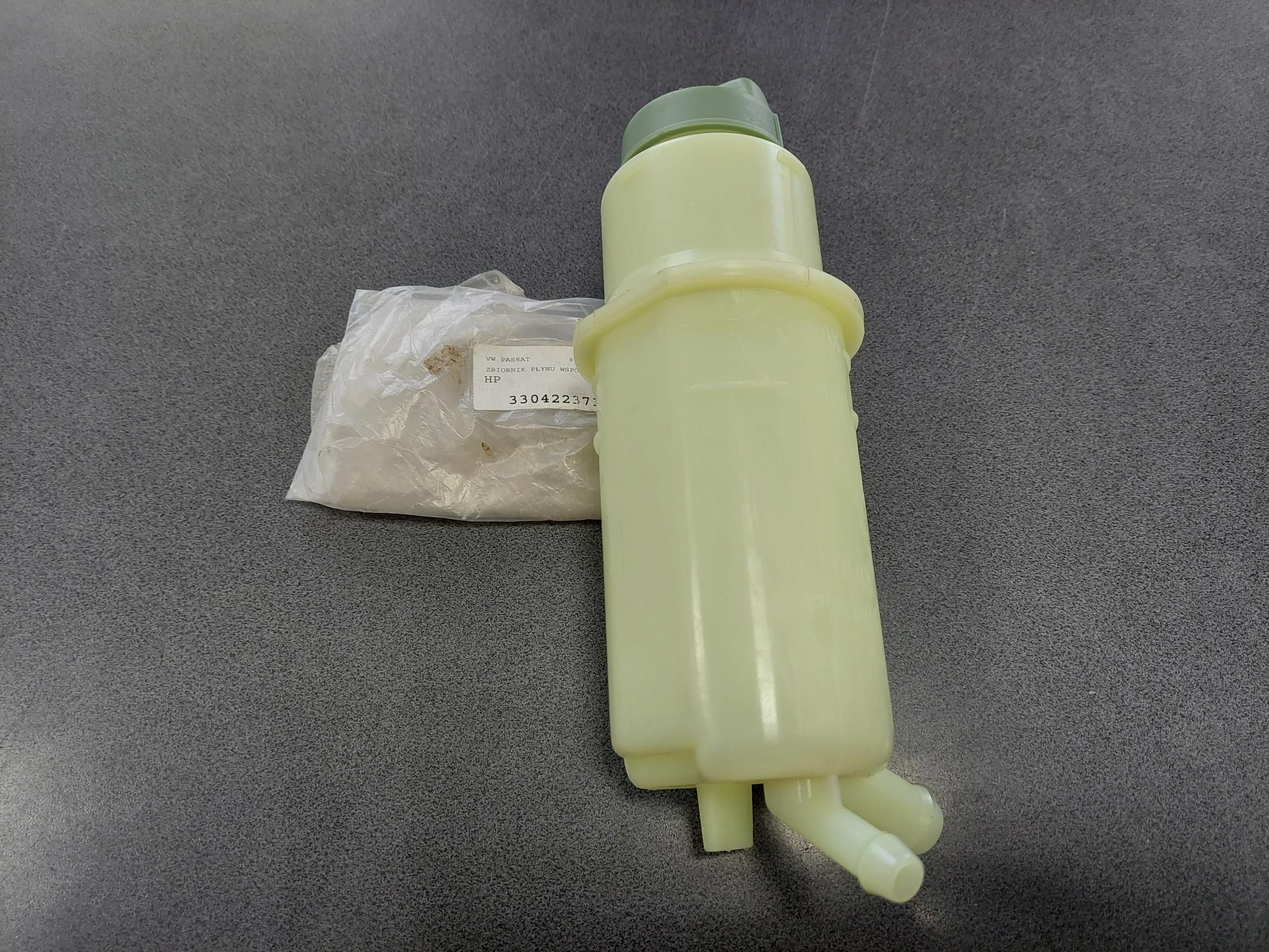 Uro Parts Zbiorniczek Płynu Wspomagania Passat B3/B4 88-93R 330422371 ...