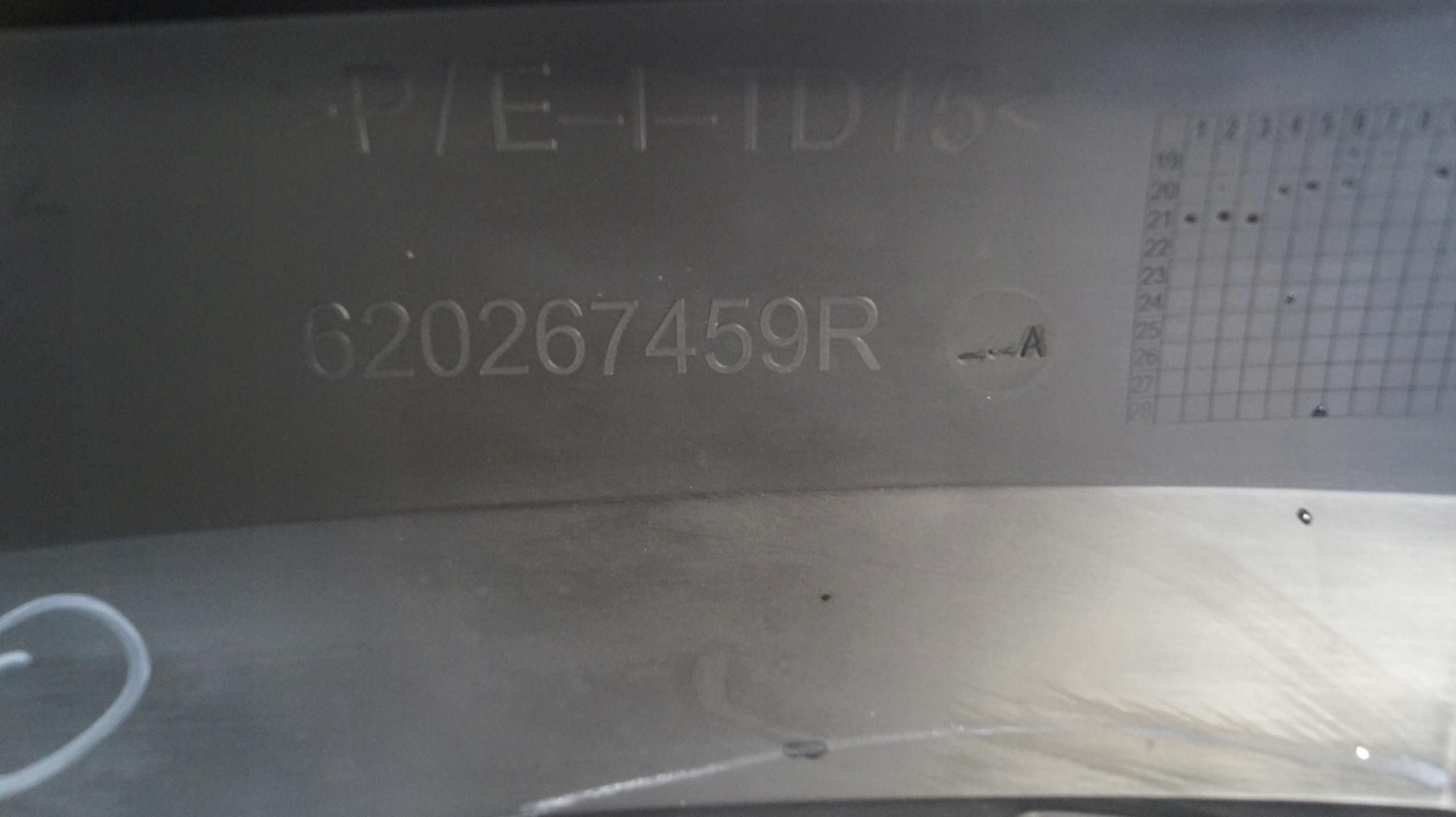 Zderzak do kupienia Renault Oe Sandero Stepway Iii 19 Kratka Zderzaka ...