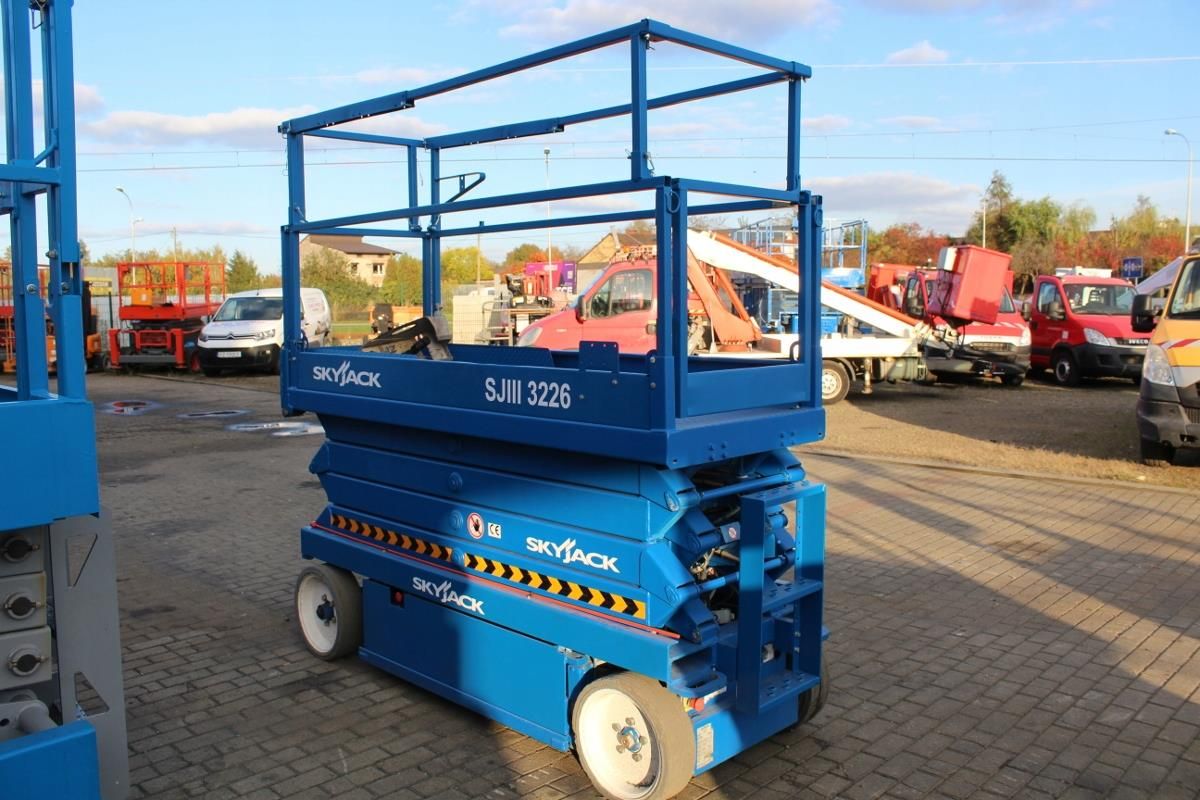 Podnośnik nożycowy 10m Skyjack 2630 Genie 2632 JLG - Opinie i ceny na ...