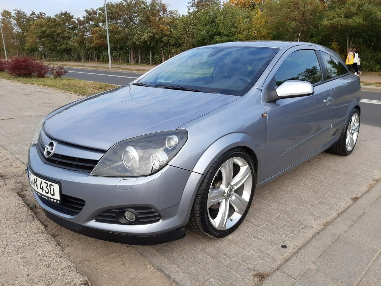 Opel Astra GTC Sport 1.8 Benzyna Xenon - Opinie i ceny na Ceneo.pl