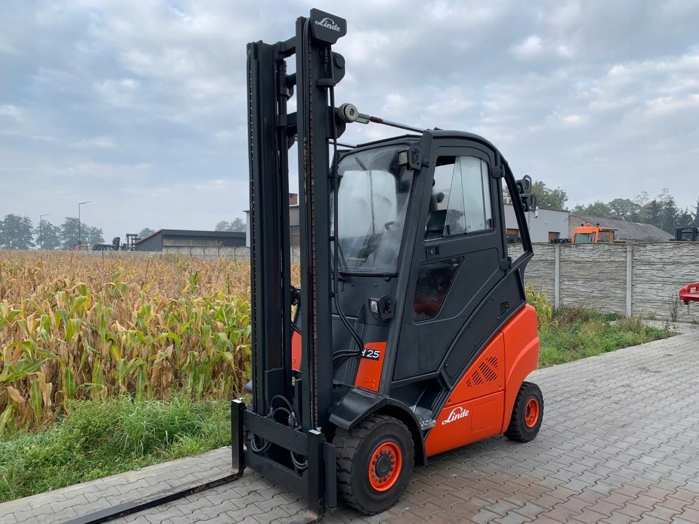 Wózek widłowy Linde H25T 4,9M KABINA 2011 rok - Opinie i ceny na Ceneo.pl