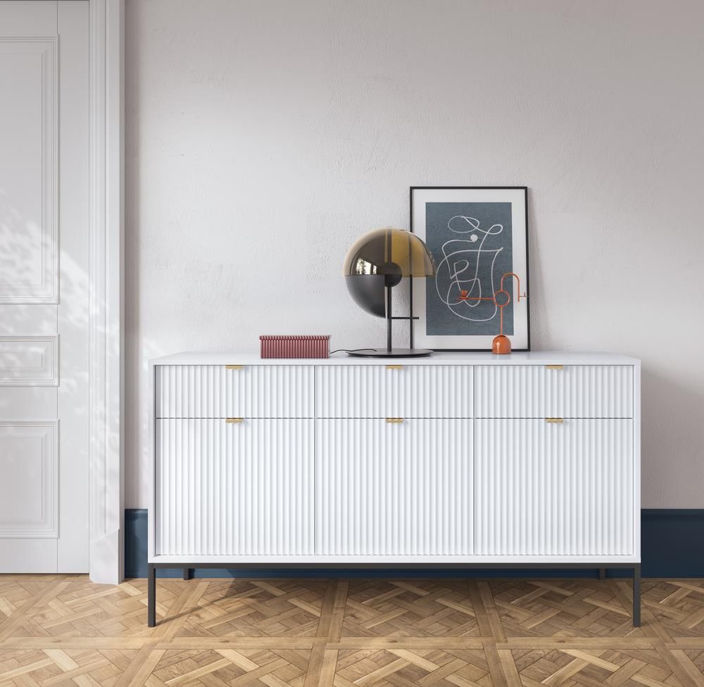Komoda Trzydrzwiowa Vellore 154 Cm Bia a Z Ryflowanymi Frontami I Komoda Trzydrzwiowa Vellore 154 Cm Bia a Z Ryflowanymi Frontami I
