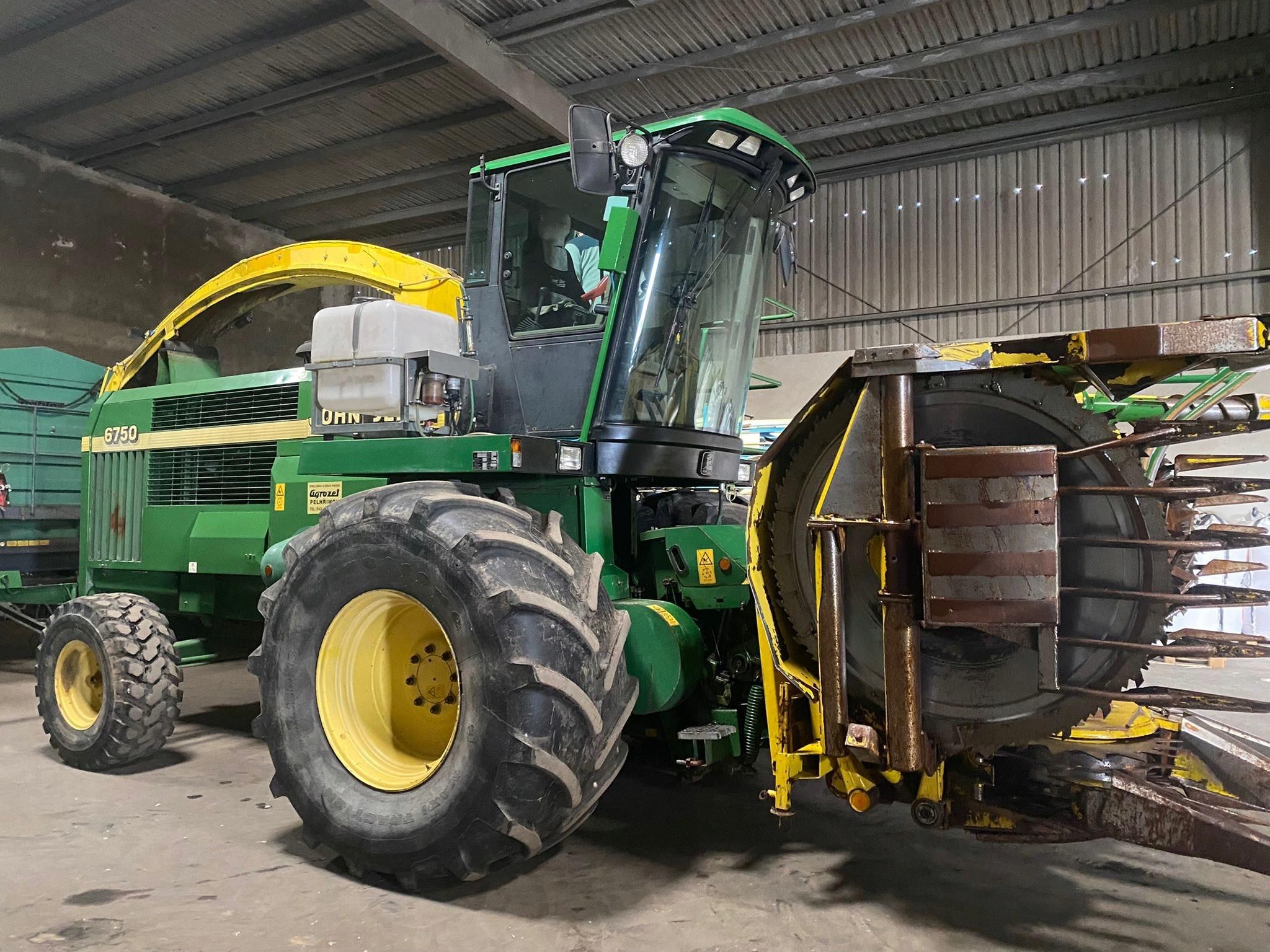 Sieczkarnia samobieżna John DEERE 6750 - Opinie i ceny na Ceneo.pl