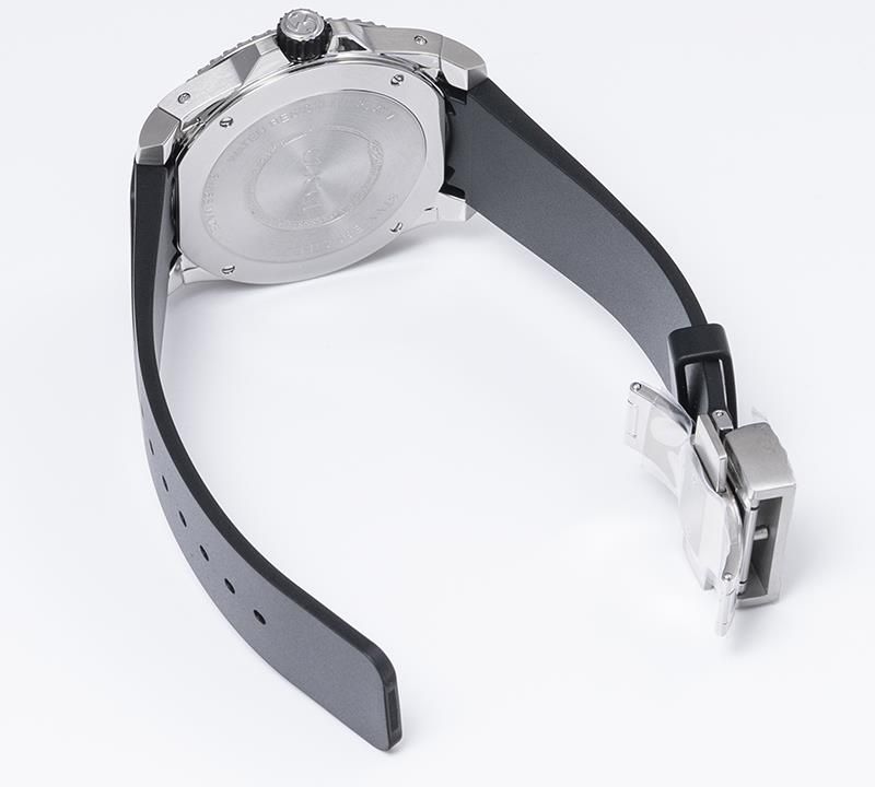 Gucci Dive Snake Quartz Black Dial YA136217 - Zegarki Męskie - Ceny i ...