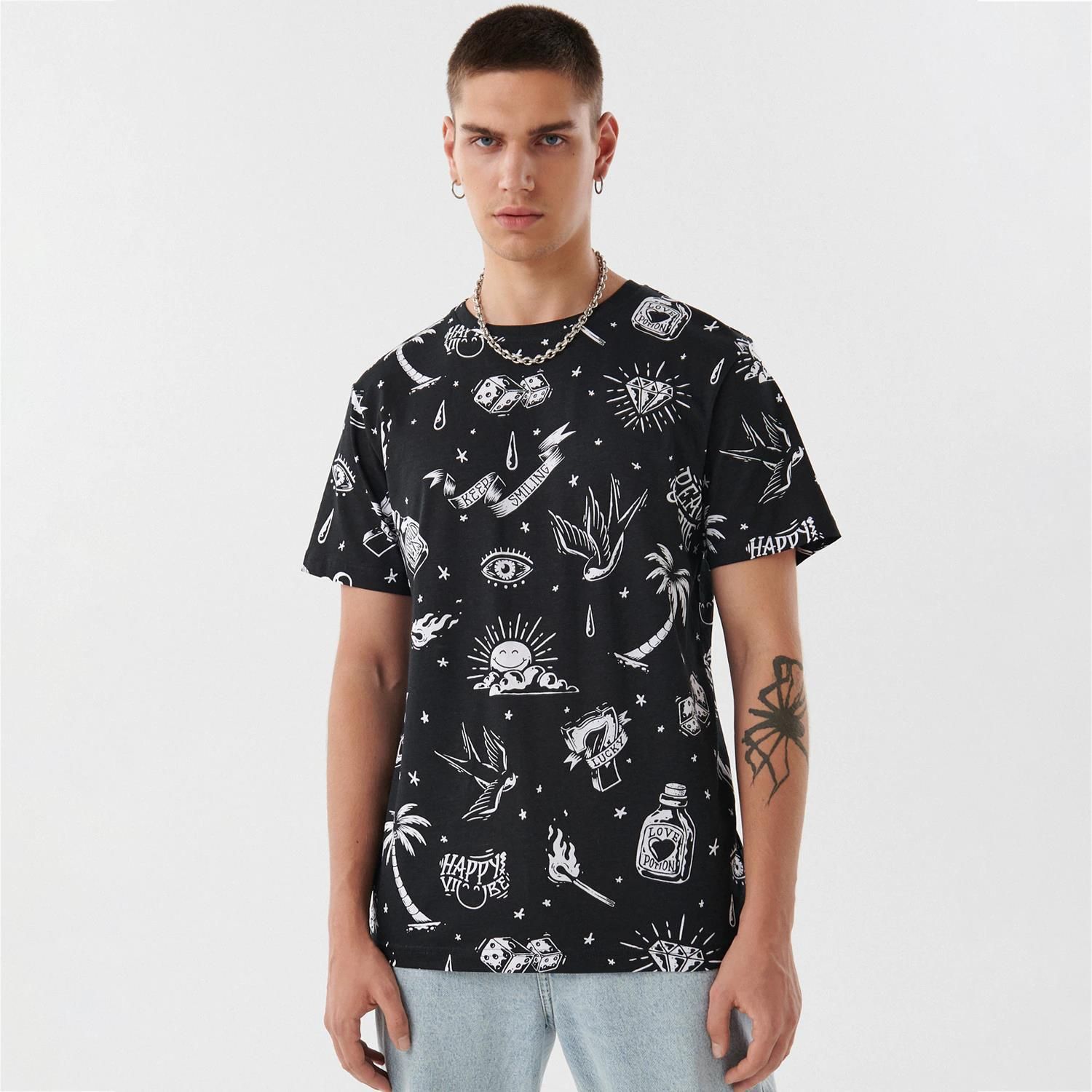 Cropp - T-shirt z nadrukiem all over - Czarny - Ceny i opinie - Ceneo.pl