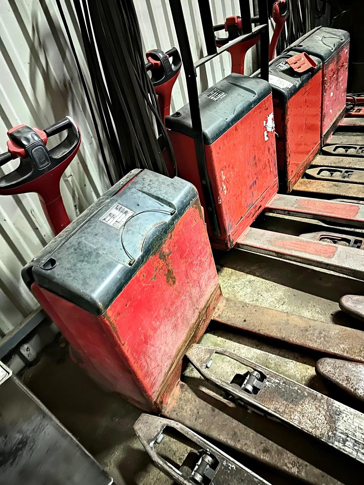 Paleciak elektryczny LINDE T18 seria 360 rok 2009 - Opinie i ceny na ...