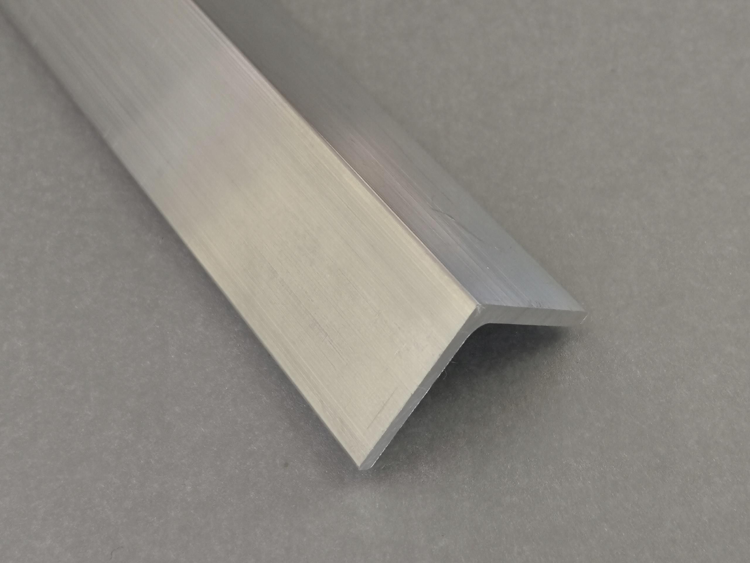 Materiały konstrukcyjne Kątownik Aluminiowy 40x20x2mm 200cm - Opinie i ...
