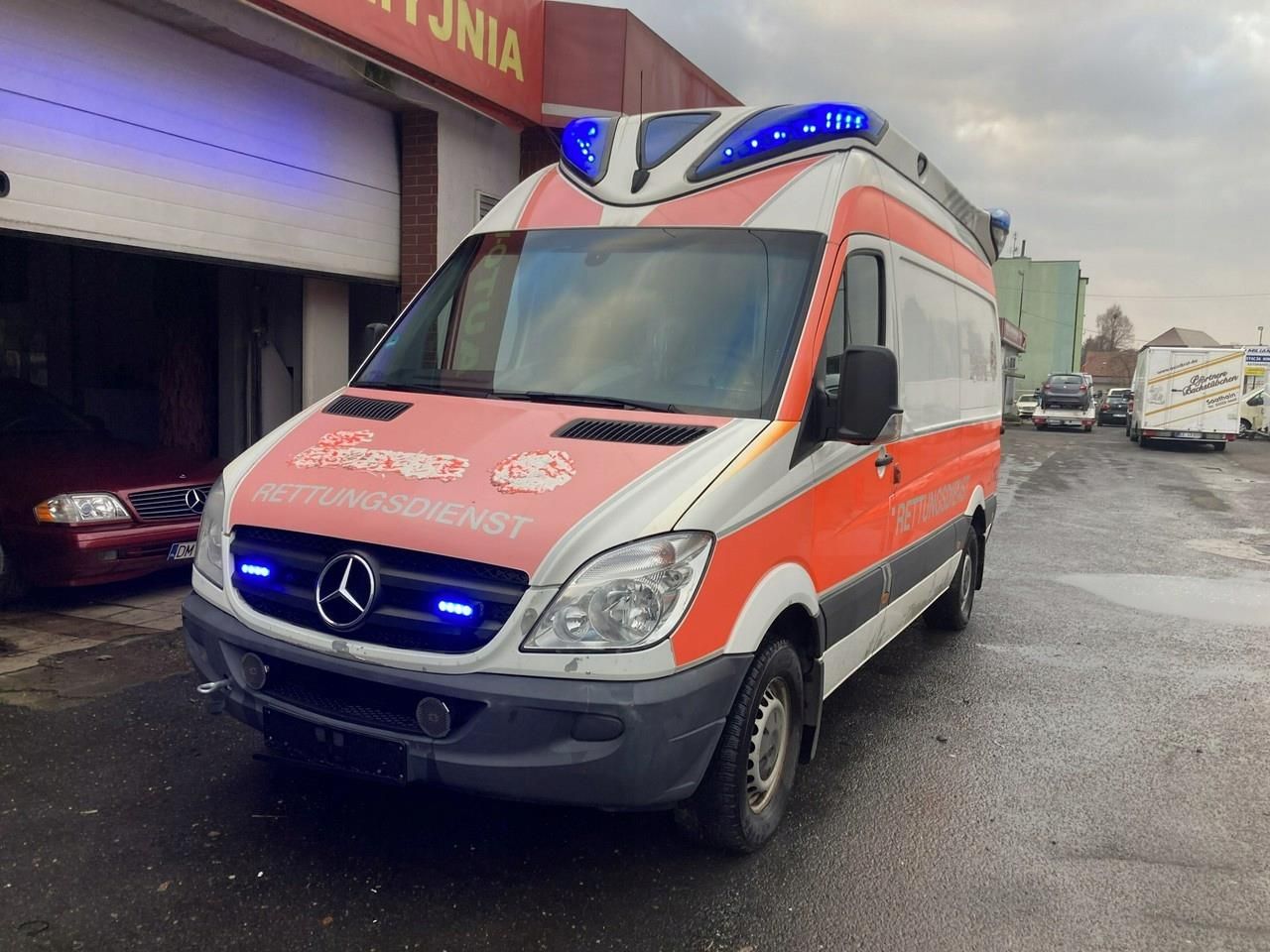 Mercedes Sprinter Karetka ambulans Delfis 2009 - Opinie i ceny na Ceneo.pl