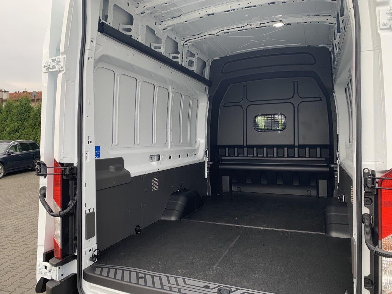 Ford Transit L4h3 Mae Laderaum