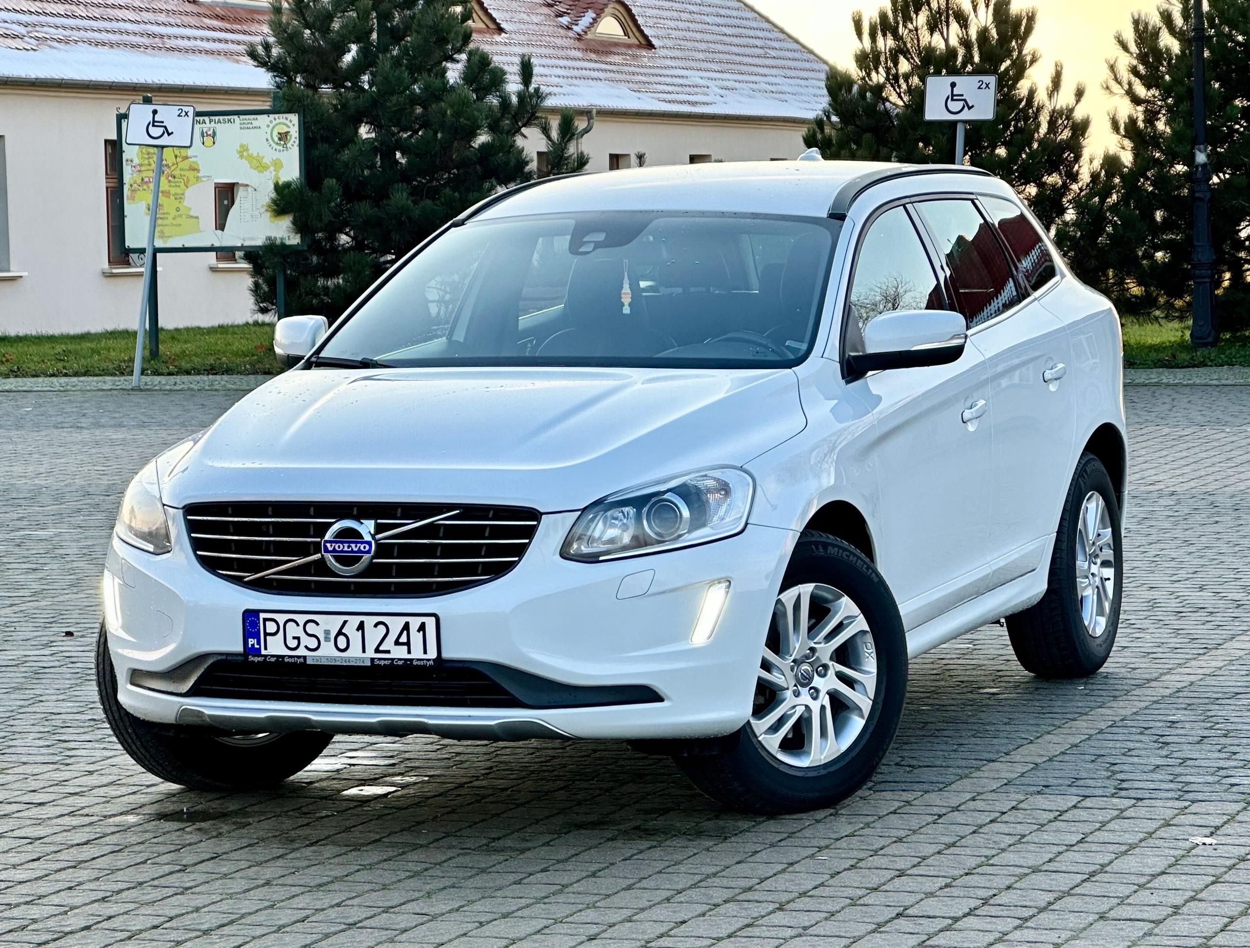 VOLVO XC60 / LIFT / BEZWYPADKOWY / NISKI PRZEBIEG - Opinie i ceny na ...