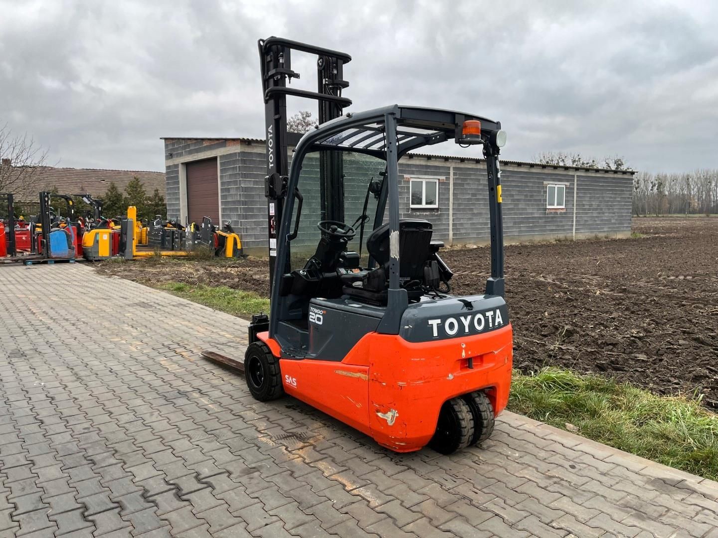 Wózek Widłowy Toyota 8Fbe20T Przesuw 661H 2016 Rok - Opinie i ceny na ...