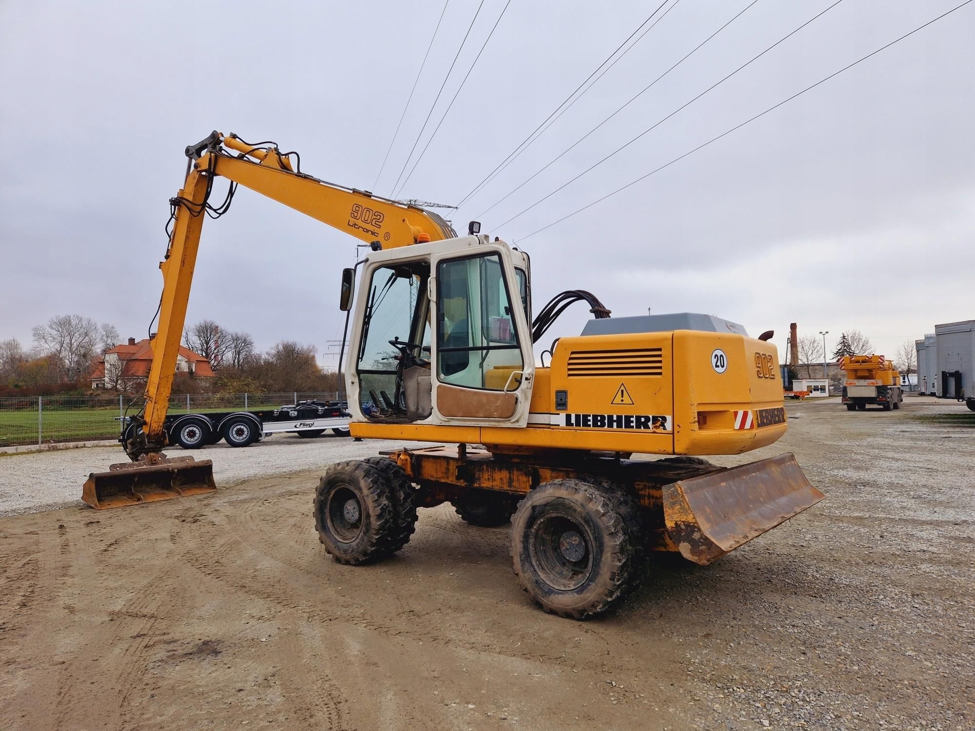 Koparka kołowa Liebherr 902 - Opinie i ceny na Ceneo.pl