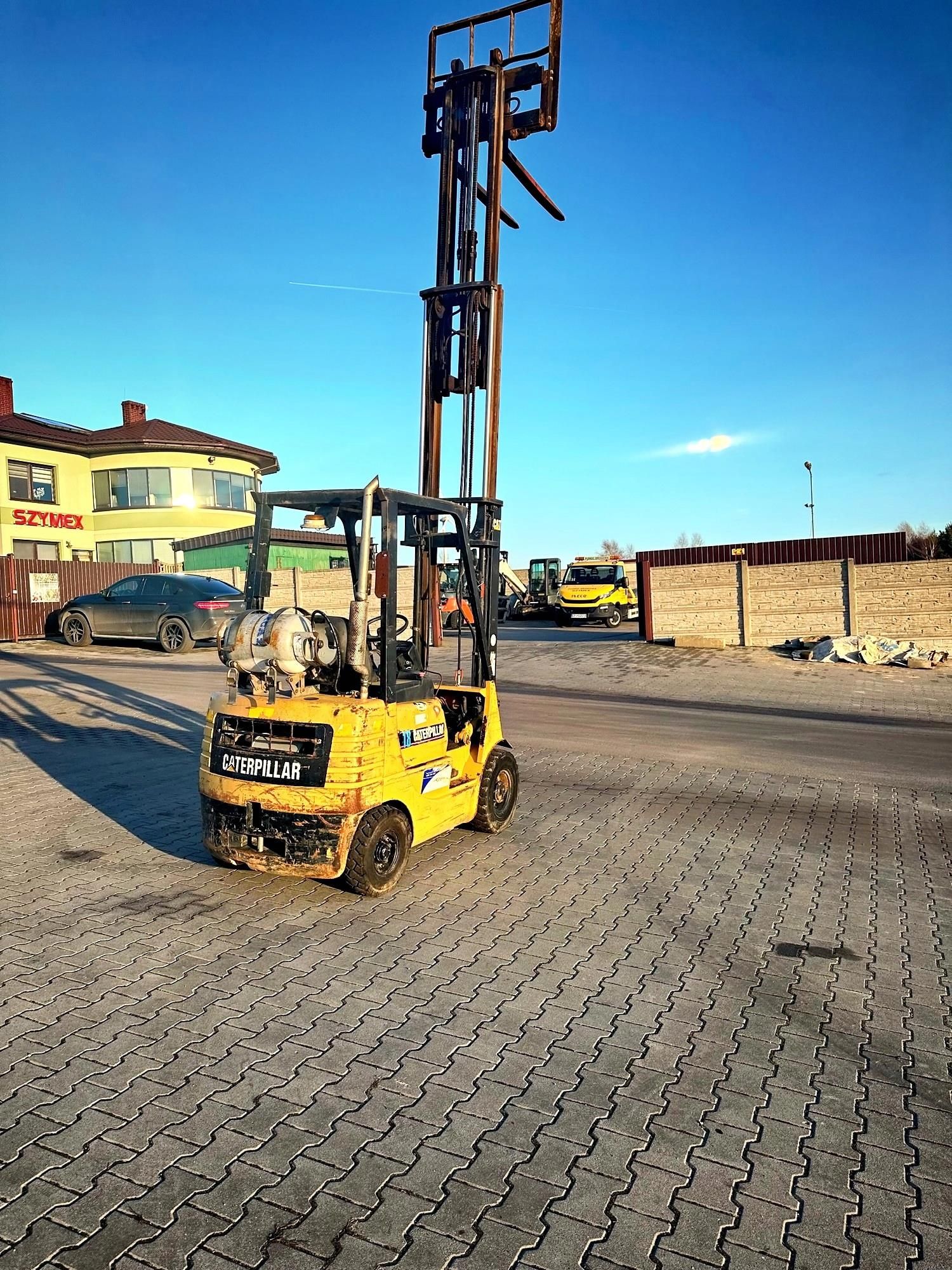 Wózek widłowy CATERPILLAR GP18 Triplex 5m przesuw - Opinie i ceny na Ceneo.pl