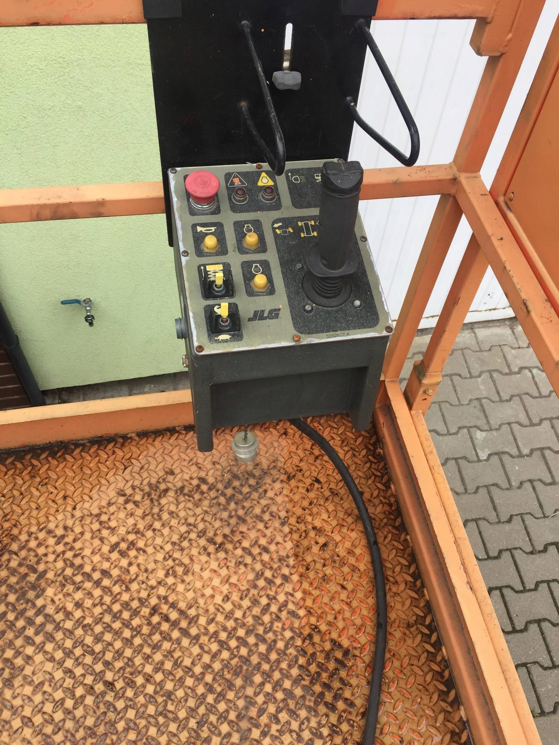 PODNOŚNIK NOŻYCOWY SPALINOWY JLG 26 MRT DIESEL - Opinie i ceny na Ceneo.pl