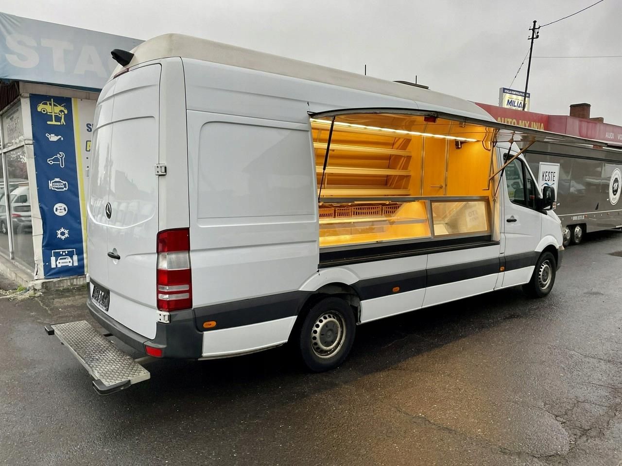 Mercedes Sprinter Autosklep Foodtruck Food truck - Opinie i ceny na ...
