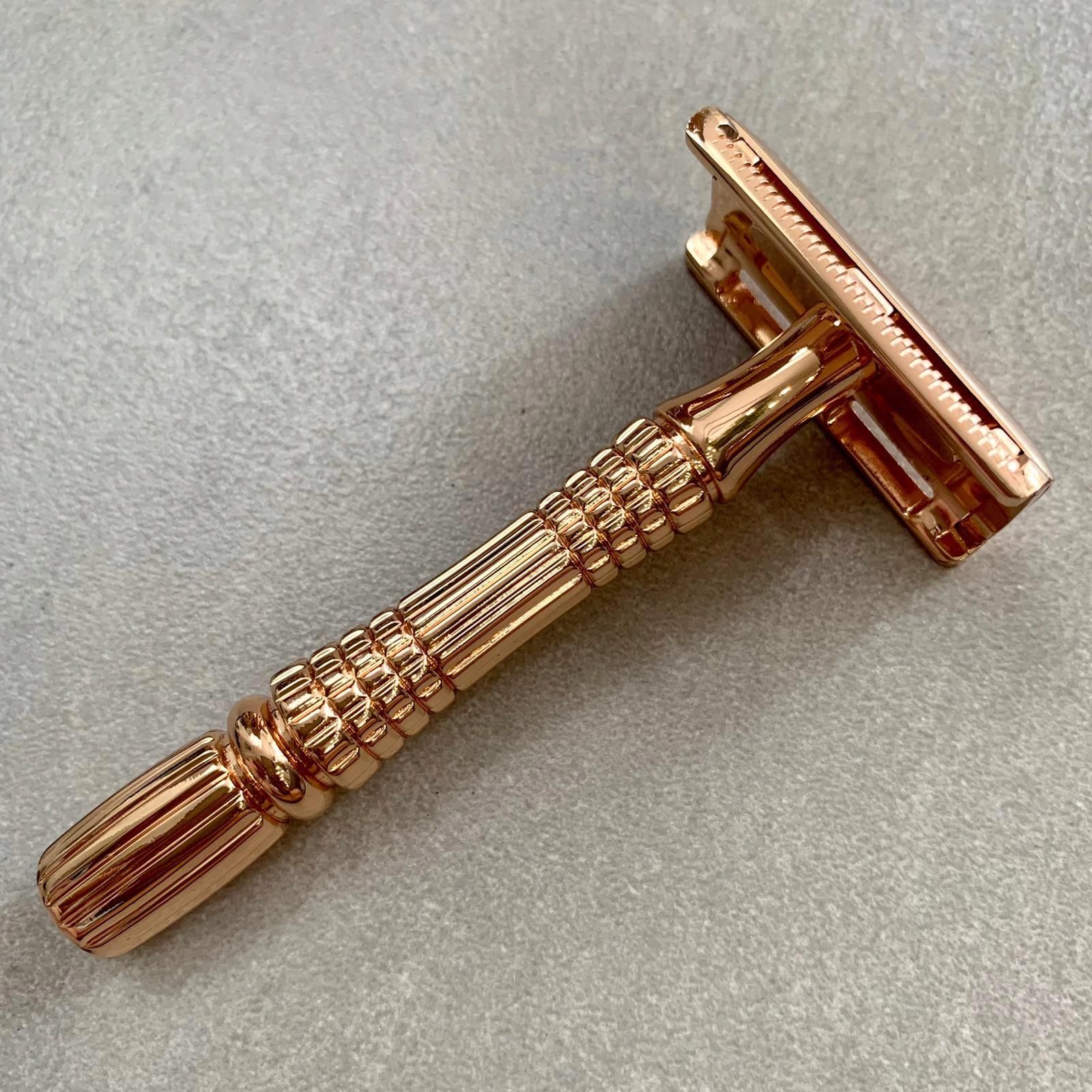 Deni Carte Tradycyjna Maszynka Do Golenia Na Żyletki Etui - Opinie i ...