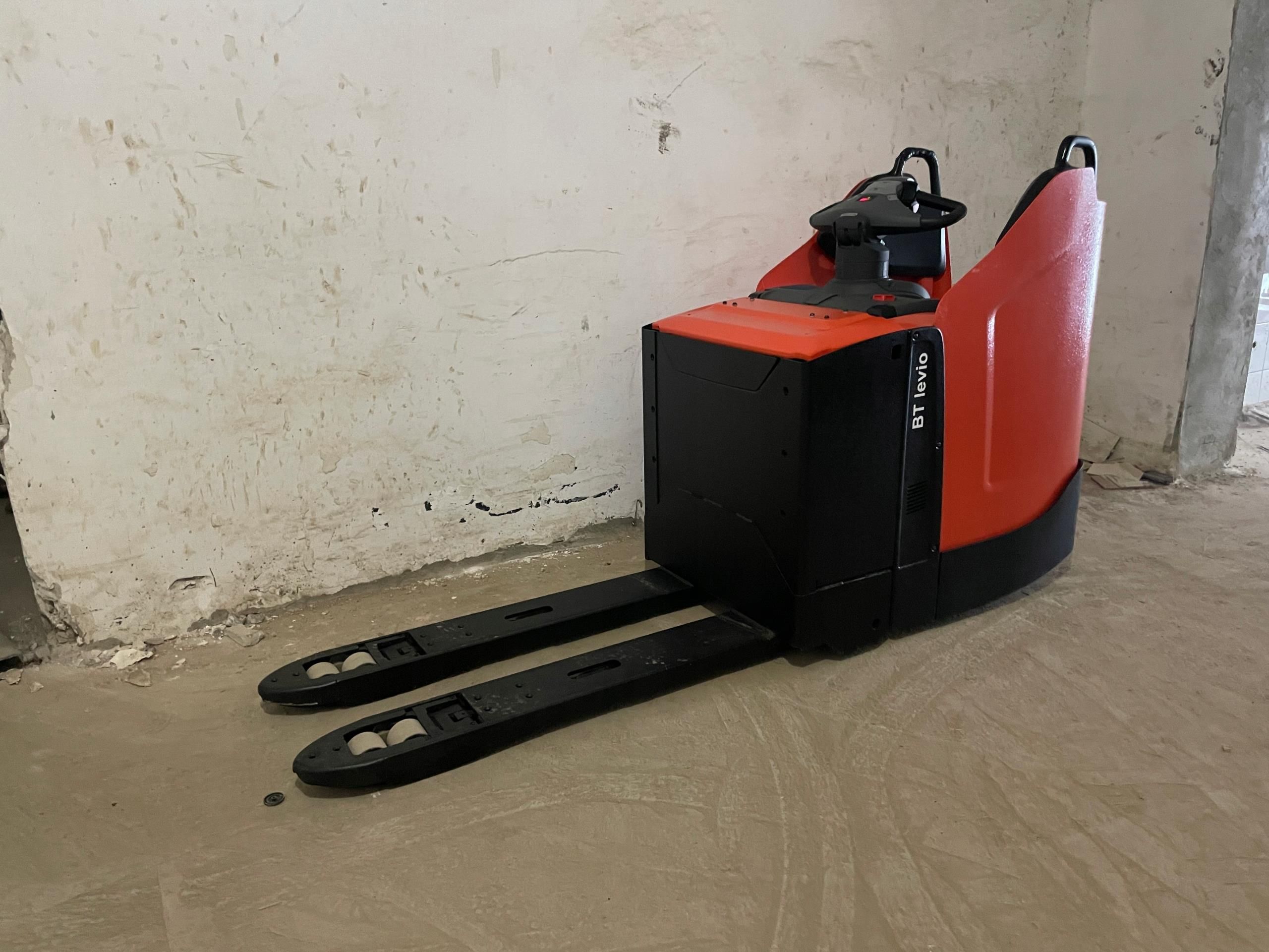 Paleciak elektryczny Toyota BT LPE 200 Rydwan 2014 - Opinie i ceny na ...