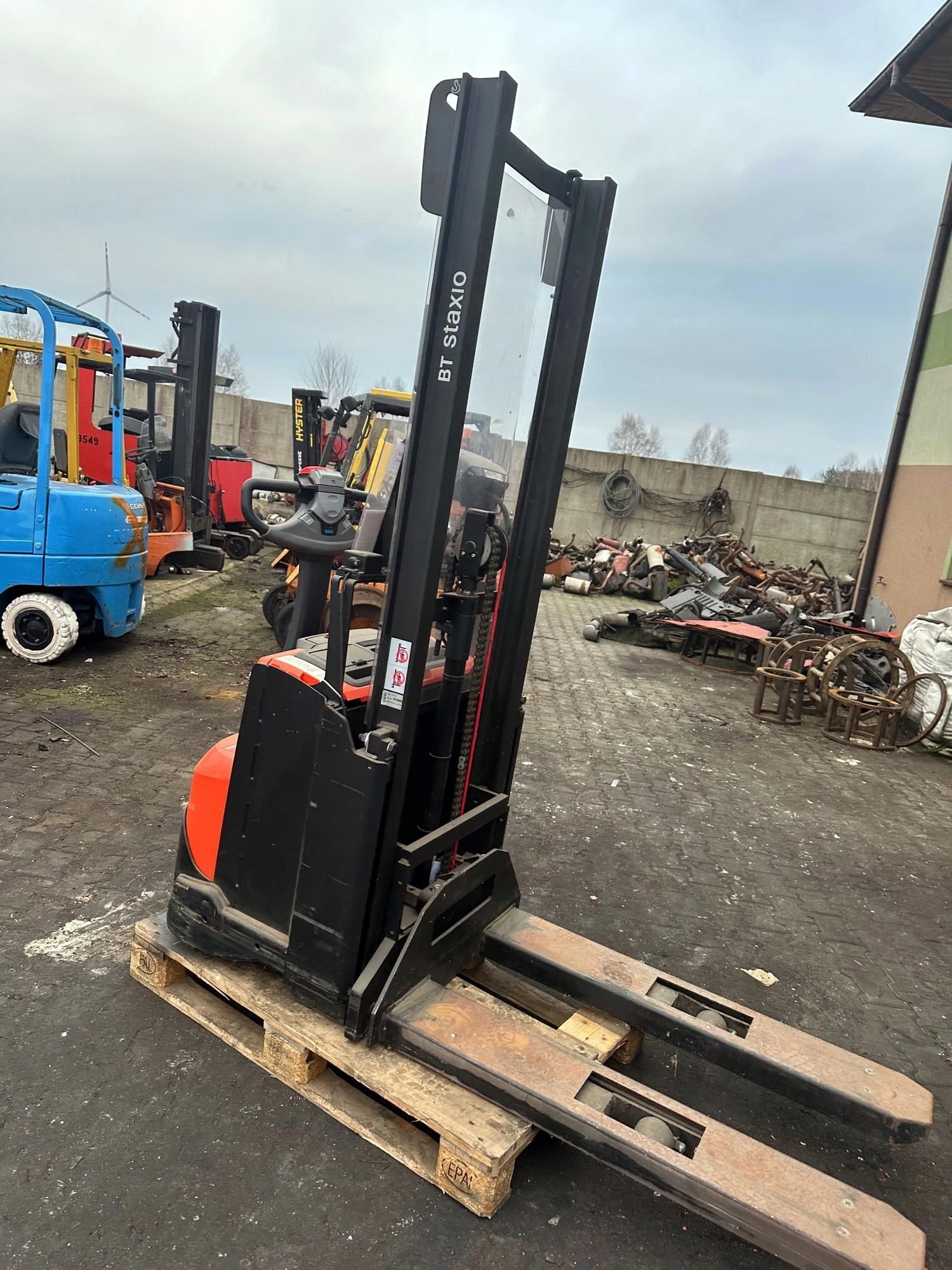 Wózek paletowy z masztem TOYOTA BT SWE120 - Opinie i ceny na Ceneo.pl