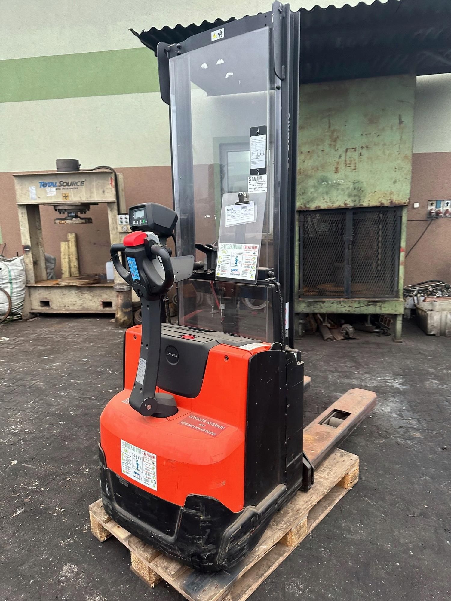 Wózek paletowy z masztem TOYOTA BT SWE120 - Opinie i ceny na Ceneo.pl