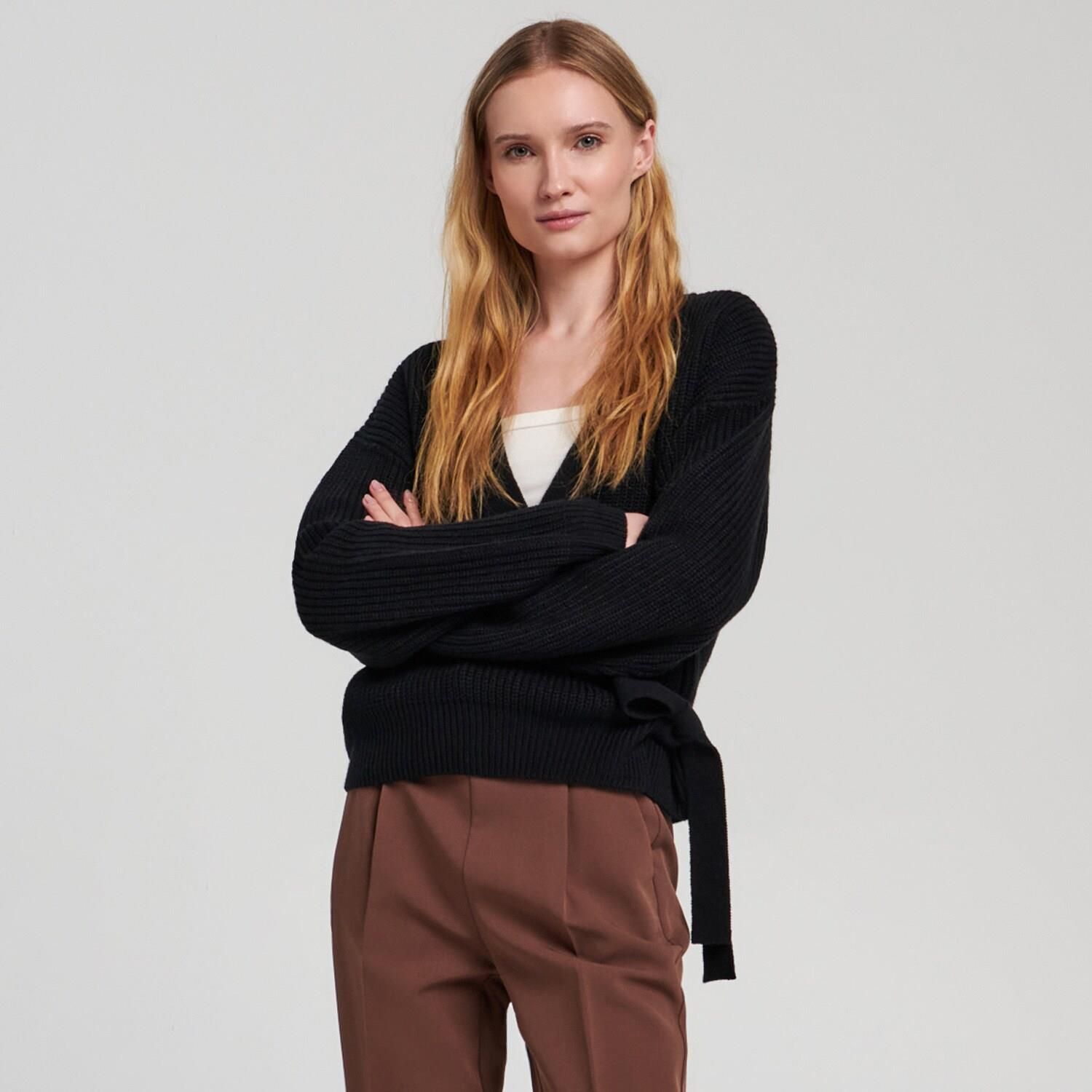 Sinsay - Sweter z wiązaniem - Czarny - Ceny i opinie - Ceneo.pl