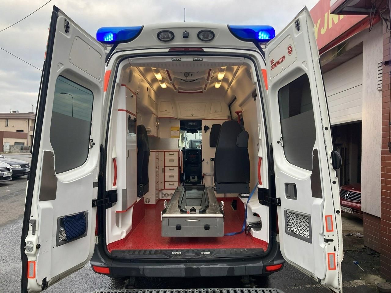 Mercedes Sprinter Karetka ambulans Delfis 2009 - Opinie i ceny na Ceneo.pl