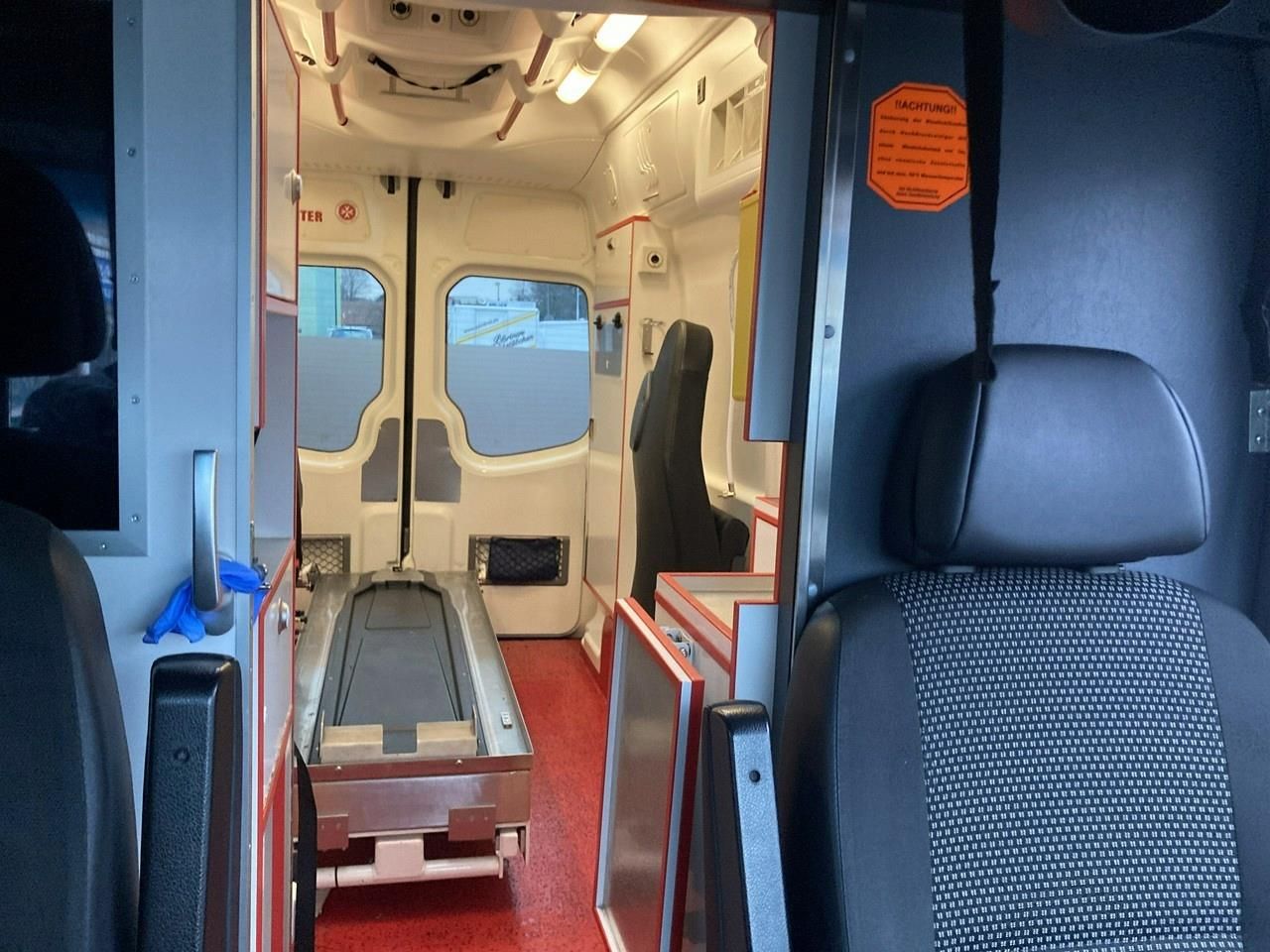 Mercedes Sprinter Karetka ambulans Delfis 2009 - Opinie i ceny na Ceneo.pl