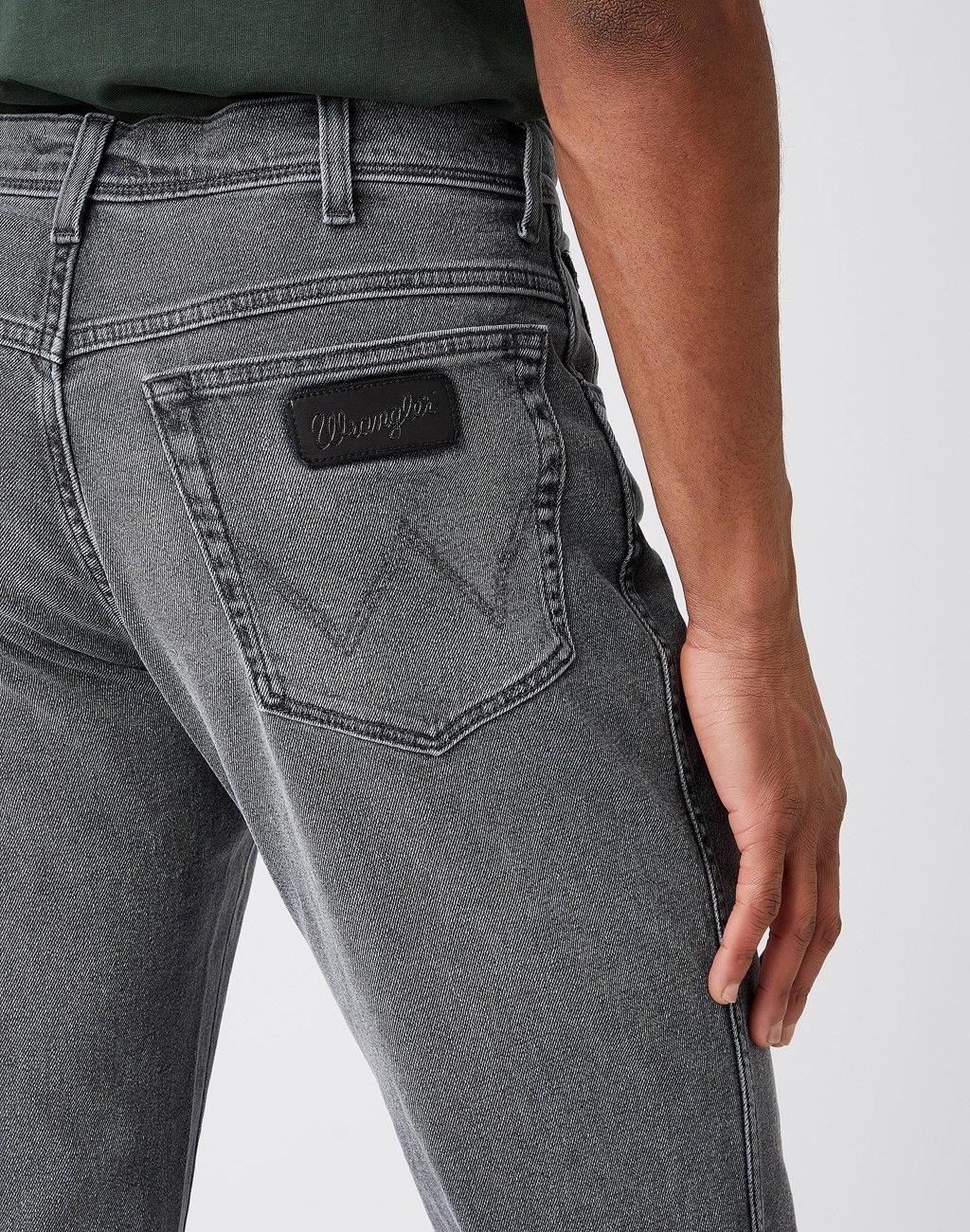 MĘSKIE SPODNIE JEANSOWE WRANGLER TEXAS TAPER GREY ACE W12T3051U - Ceny ...