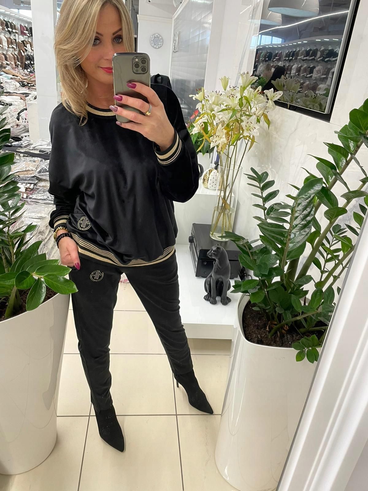 Czarna bluza welurowa S/M firmy Megi Collection - Ceny i opinie - Ceneo.pl