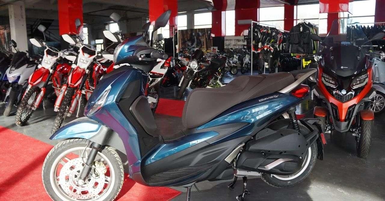 Piaggio Beverly Piaggio Beverly 300 HPE Wyprze... - Opinie i ceny na ...