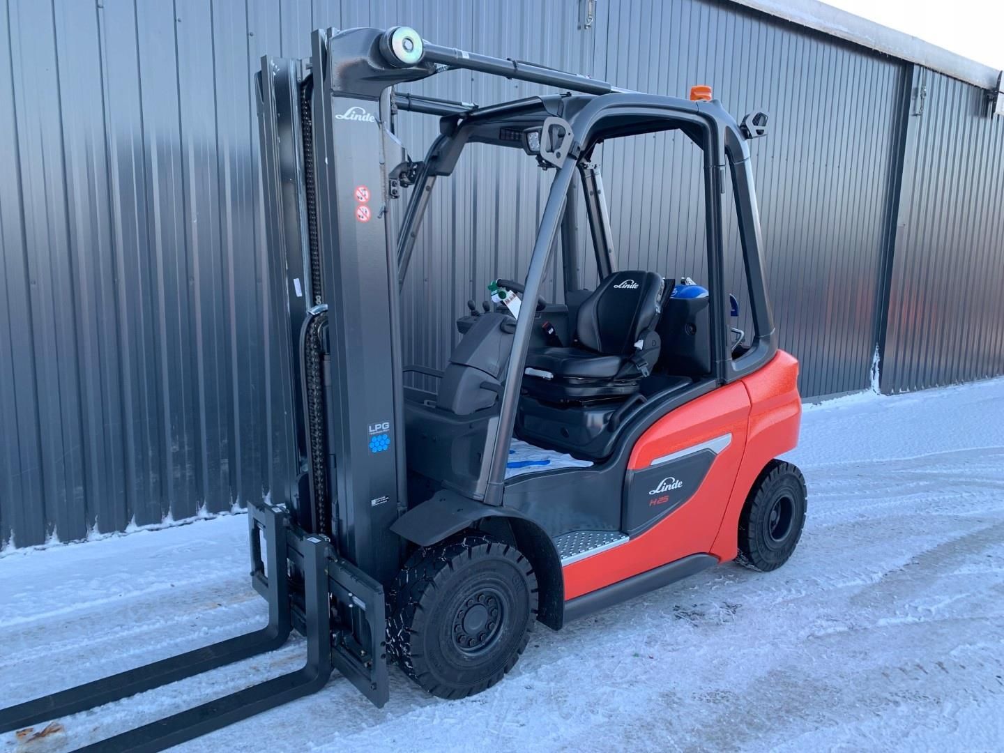NOWY WÓZEK WIDŁOWY Linde H25T-01 PRZESUW TRIPLEX - Opinie i ceny na ...