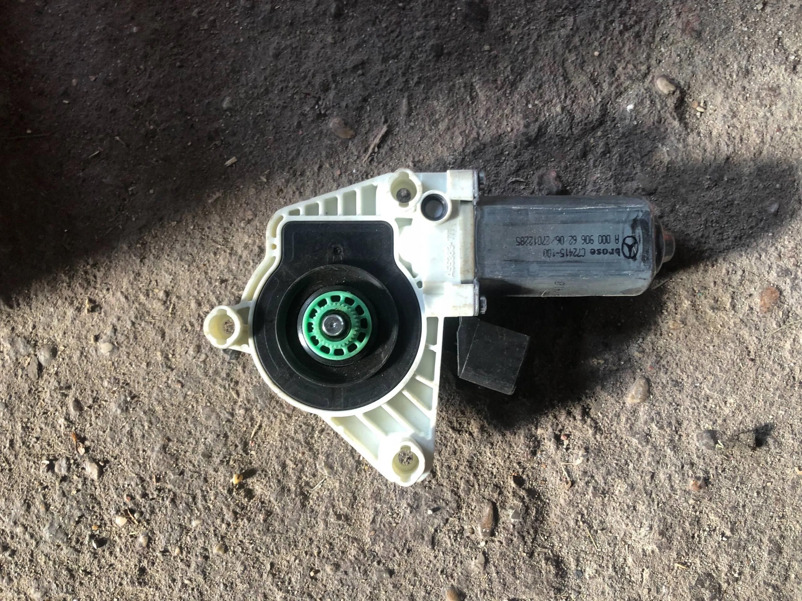 Wyposażenie elektryczne Mercedesbenz Oe Mercedes C W205 Silnik ...