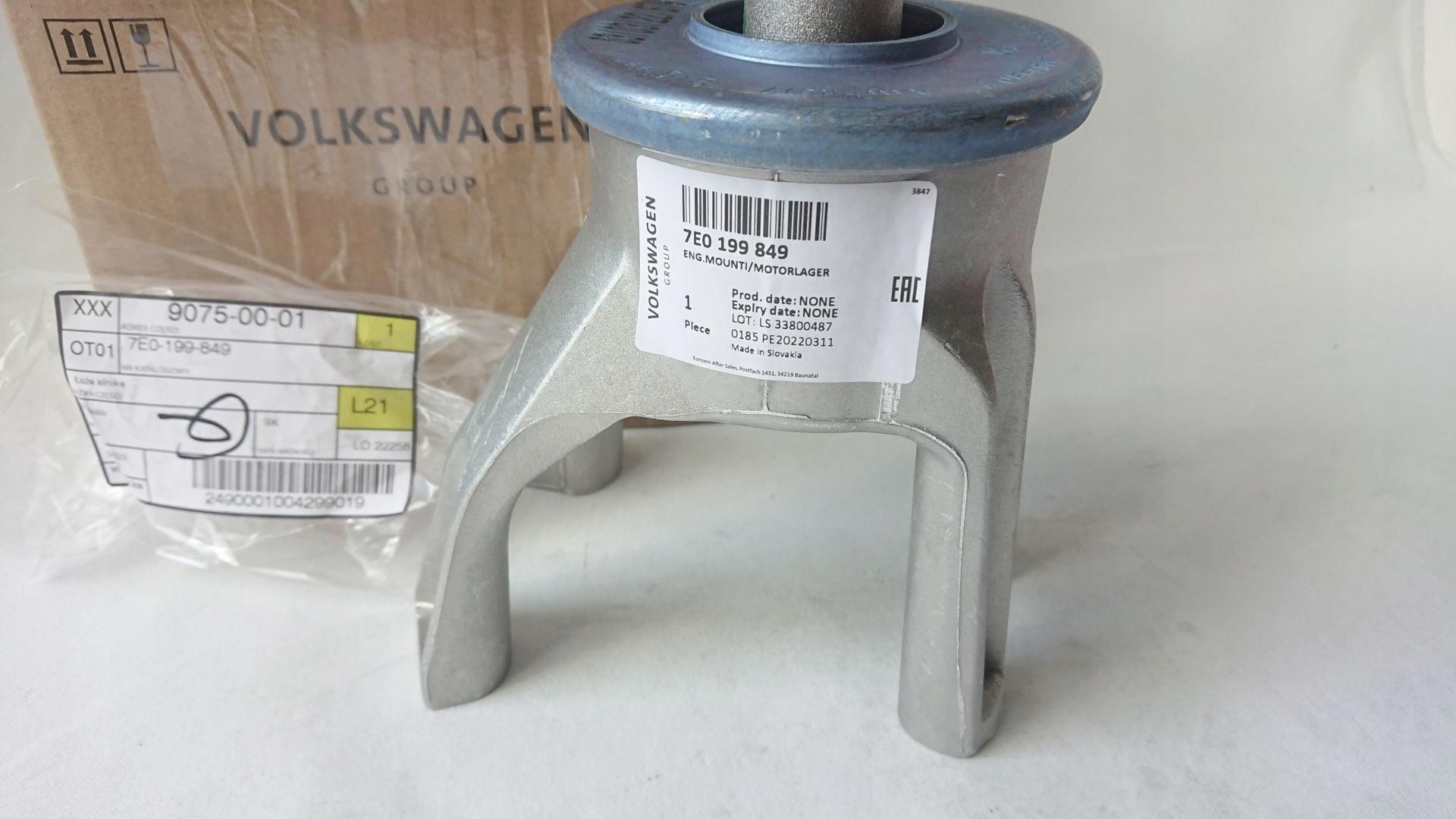 Zawieszenie silnika Volkswagen Oe Poduszka Silnika Vw 7E0199849 ...