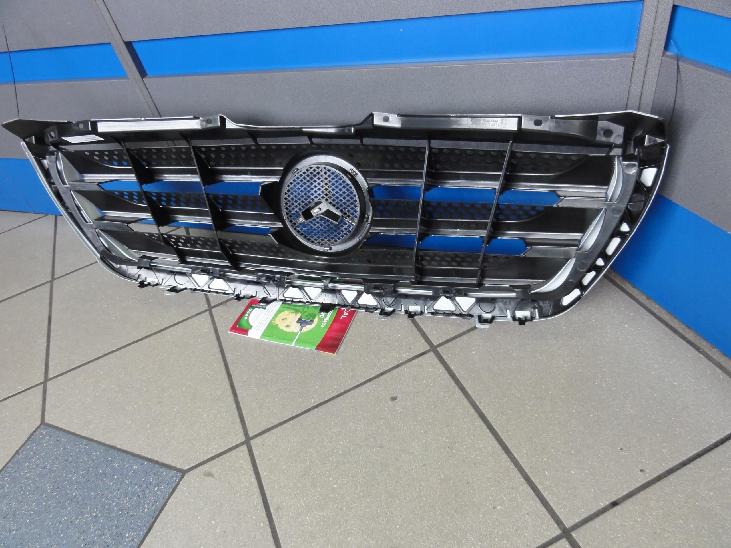 Mercedesbenz Atrapa Grill Mercedes Sprinter Lift A9068880523 - Opinie i ...
