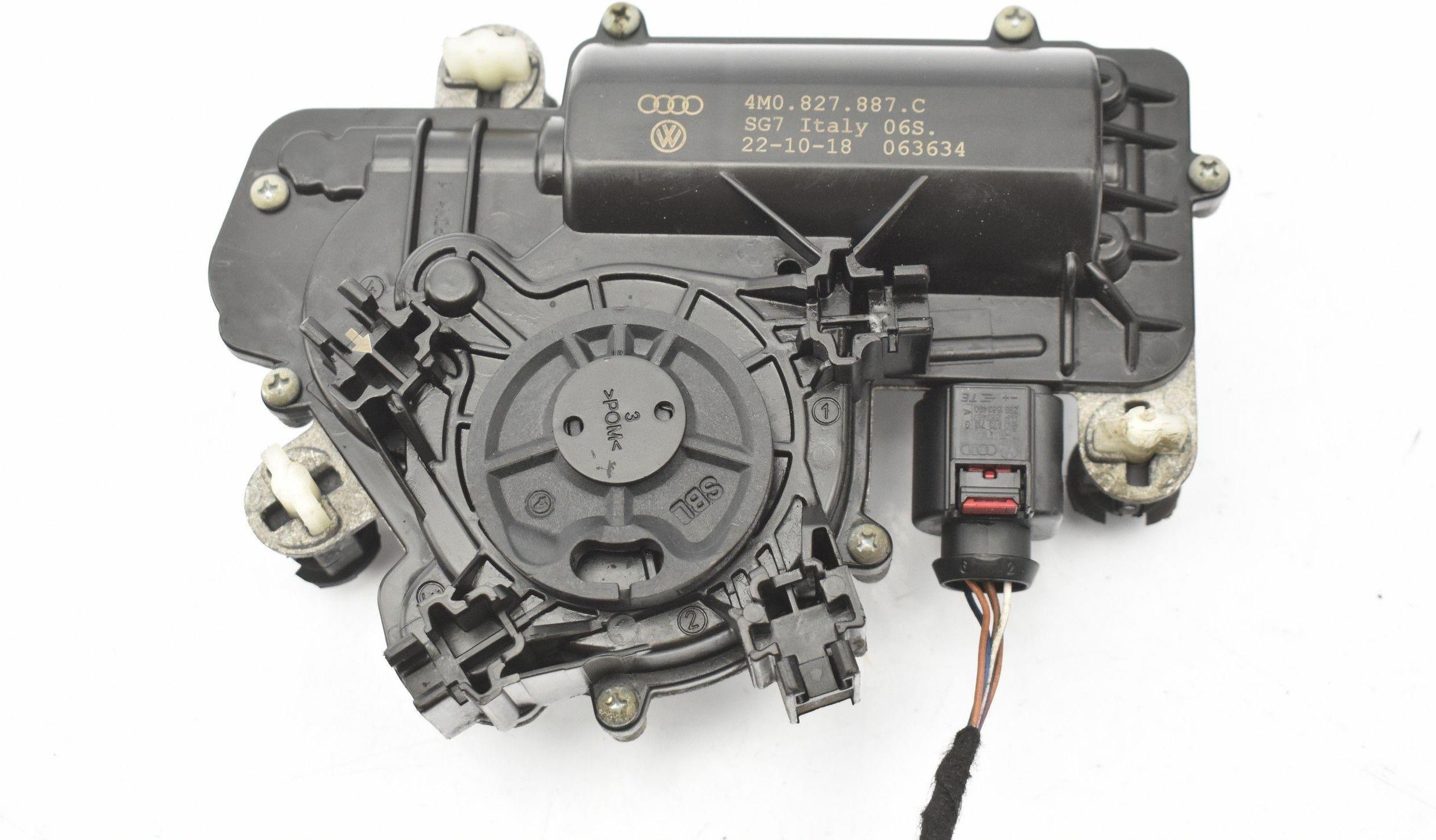 Audi Dociąg Klapy Bagażnika Tył 4M0827887C Q7 4M - Opinie i ceny na ...