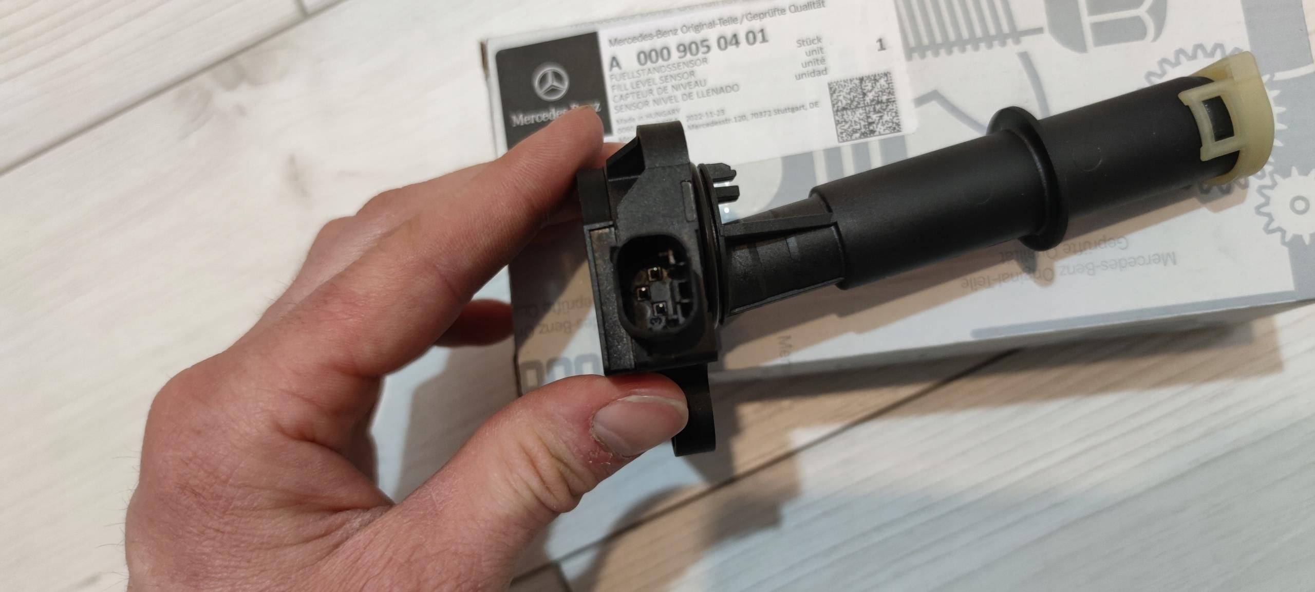 Mercedes-Benz Oe Czujnik Poziomu Oleju Mercedes A0009050401 - Opinie i ...